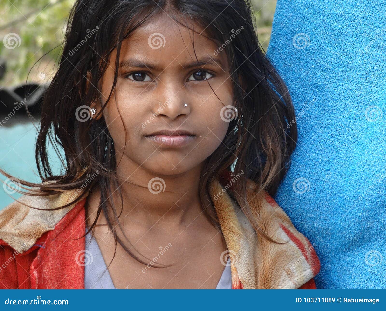 Kids in Rishikesh editorial stock image. Image of ganga - 103711889