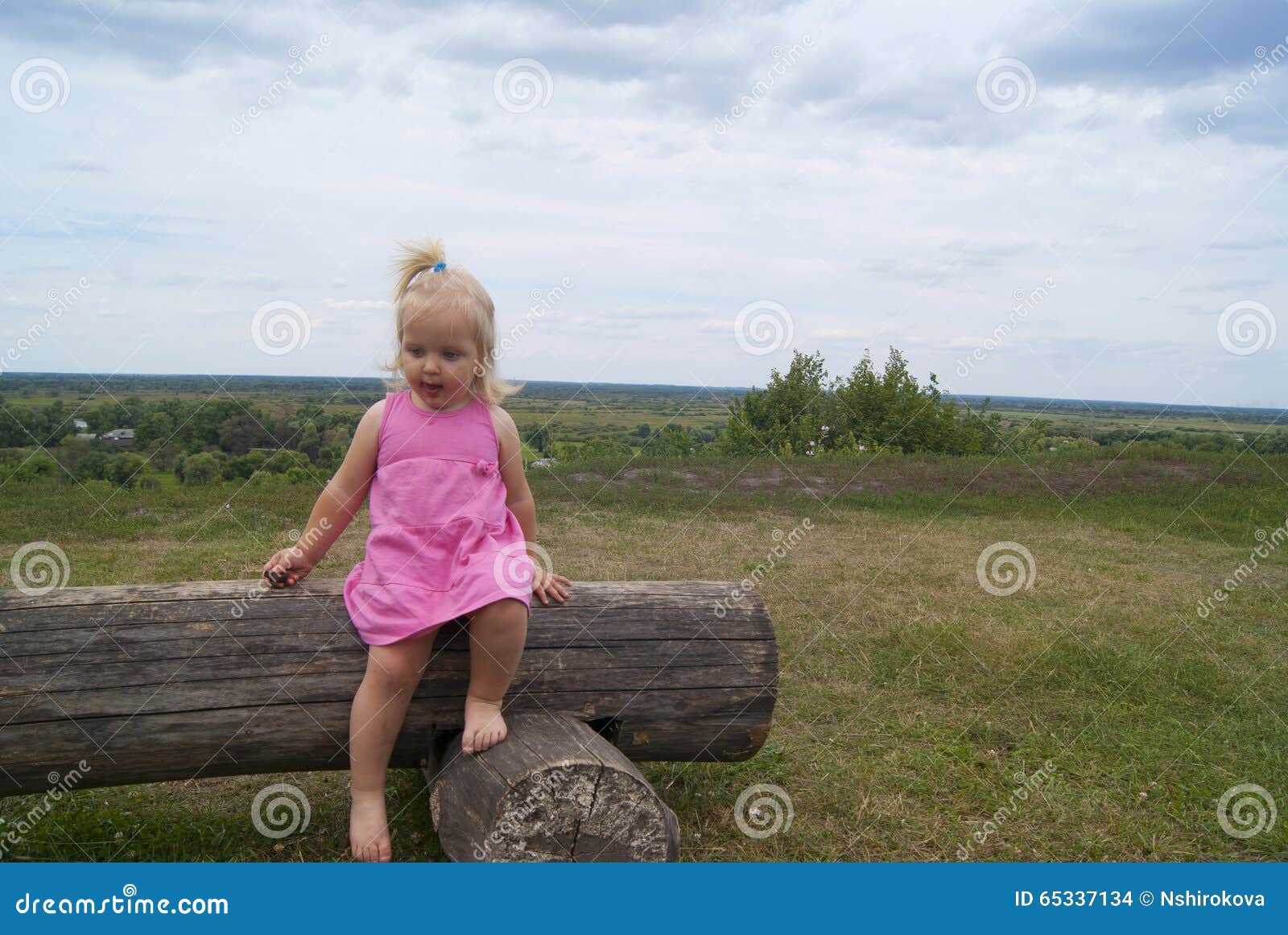 The Girl Climbing Off the Log Stock Photo - Image of daughter, park ...