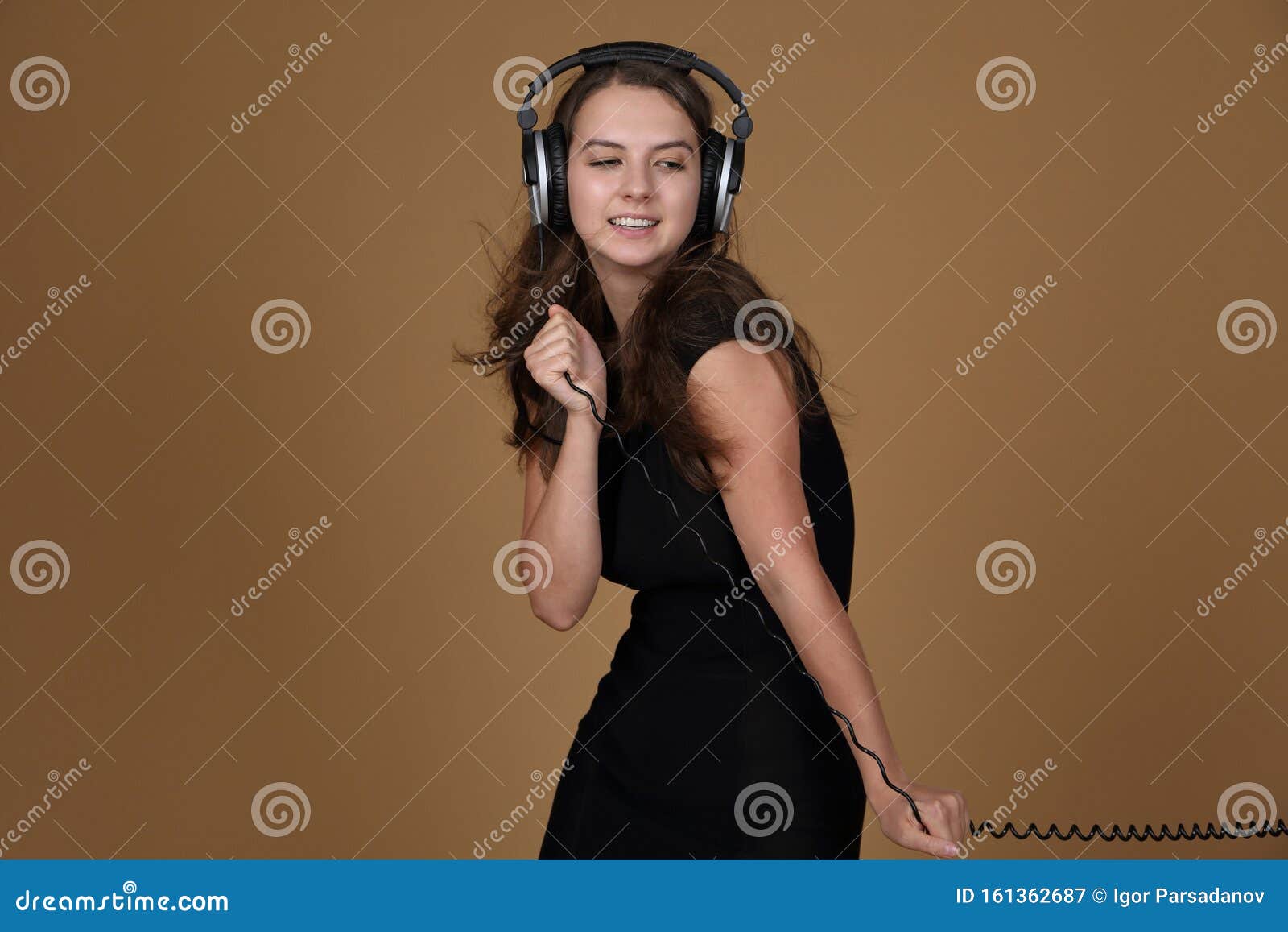 Girl Dancing To Music In Headphones Stock Image Image Of Rhythm