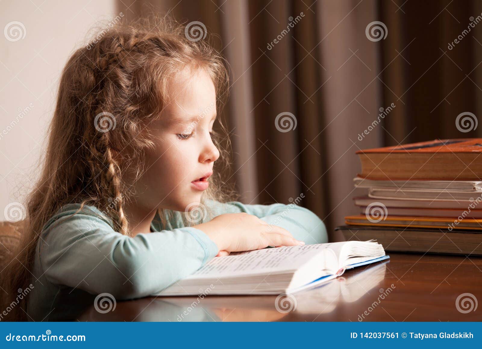 Girl doing homework stock image. Image of girl, education - 142037561