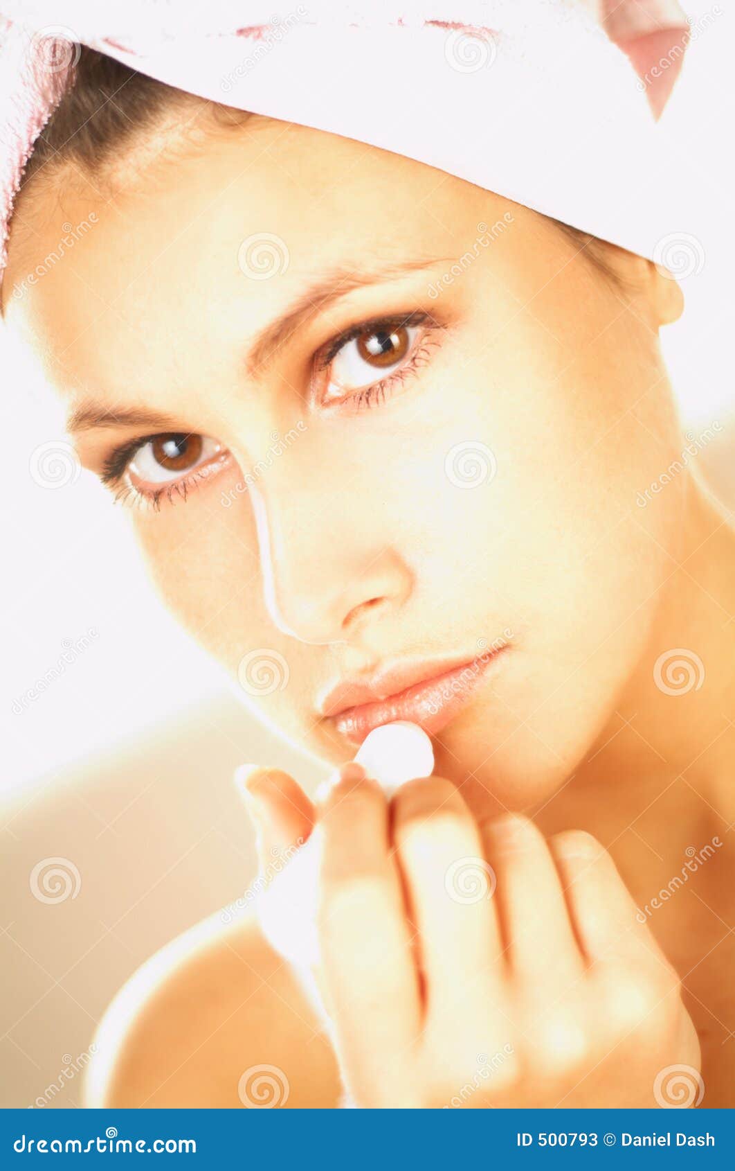 Girl doing makeup stock image. Image of body, healthy, lips - 500793