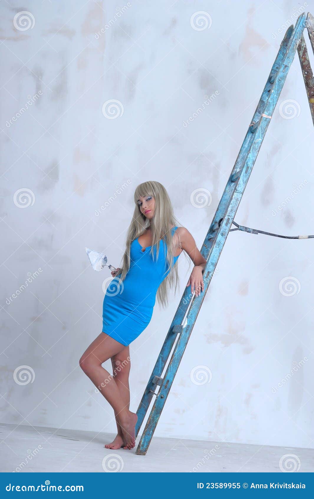 Girl doing repairs at home stock image. Image of carpentry - 23589955