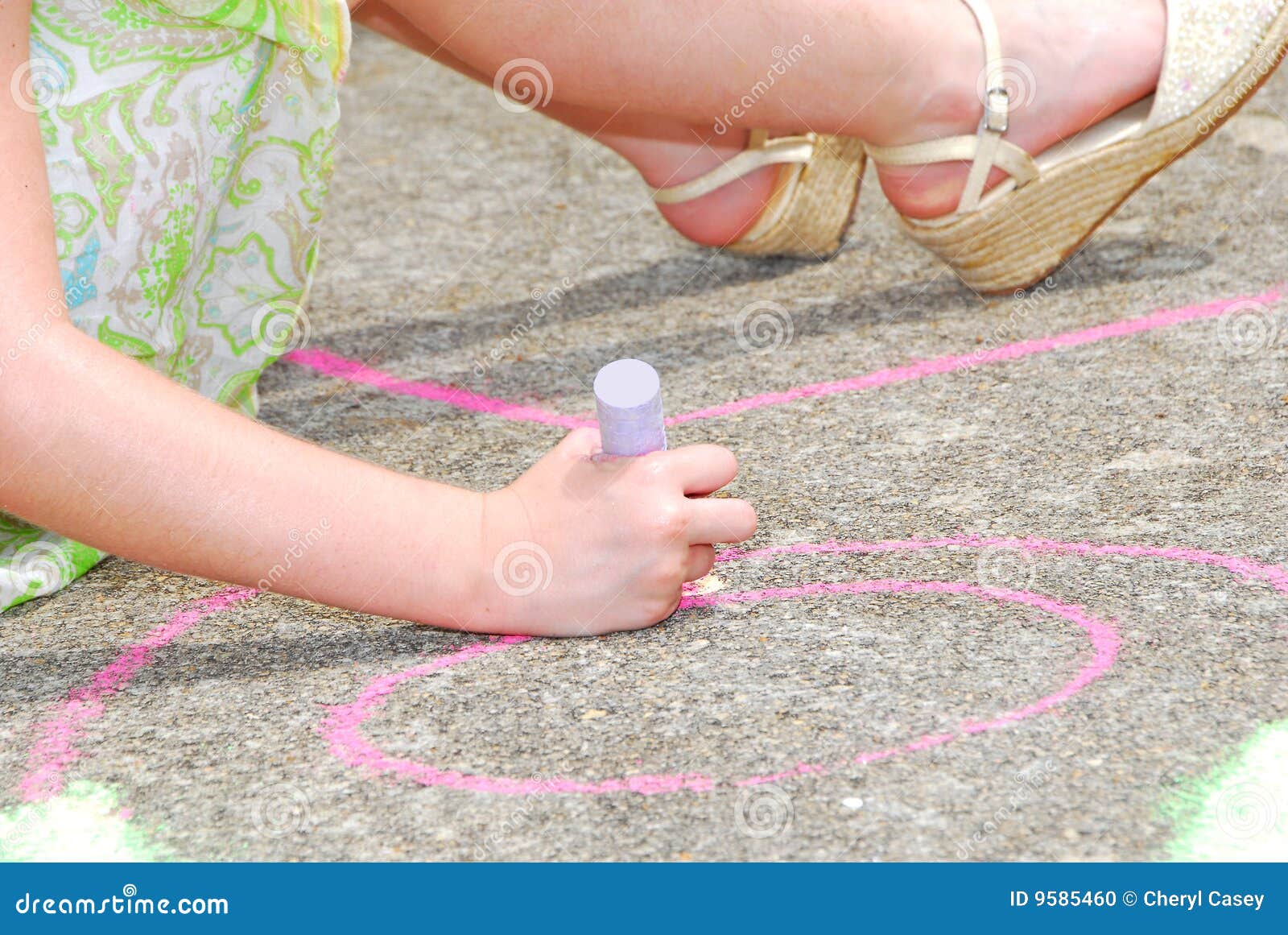Girl drawing chalk art stock photo. Image of stencil, carefree - 9585460