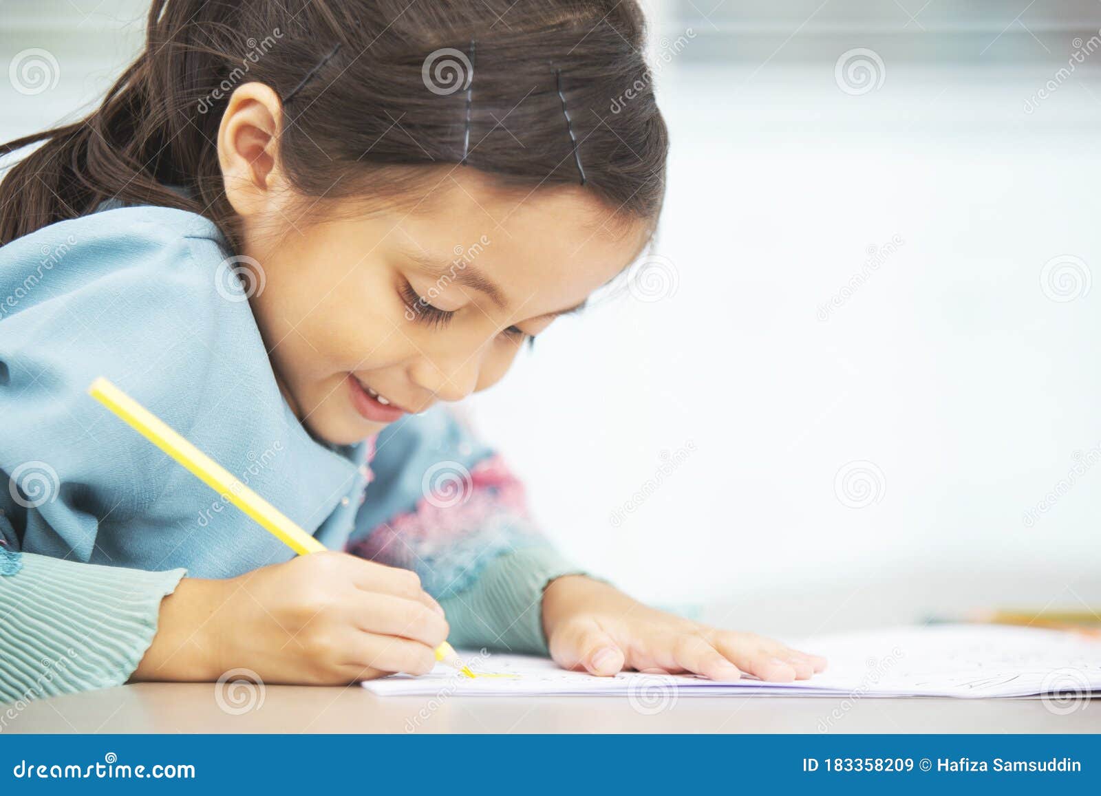 Girl enjoying coloring stock image. Image of enjoy, color - 183358209