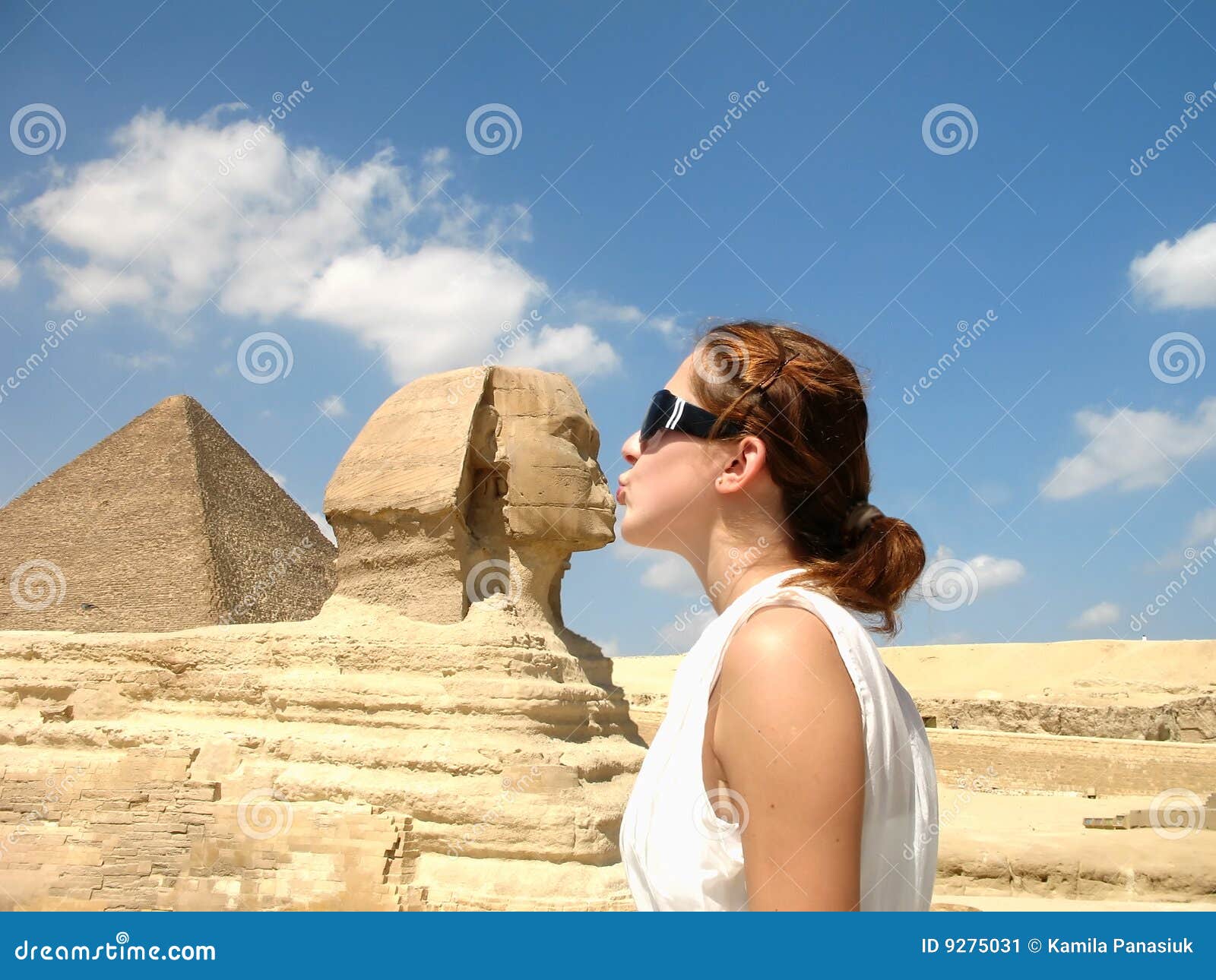 Girl kissing the Sphinx stock image. Image of mausoleum - 9275031