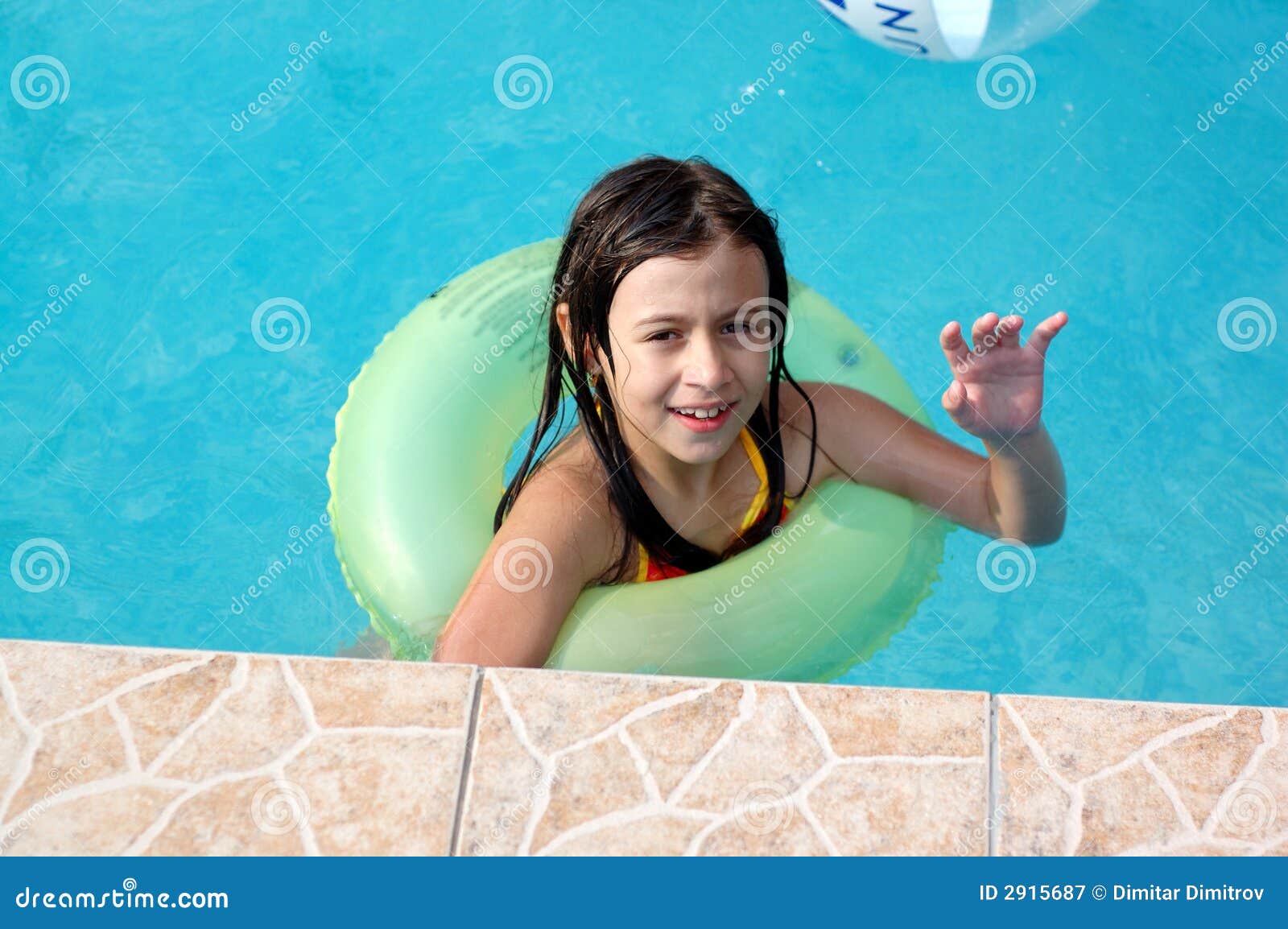 Girl little pool 库存图片. 图片 包括有 享受, 乐趣, 外面, 详细资料, 女性, 节假日 - 2915687