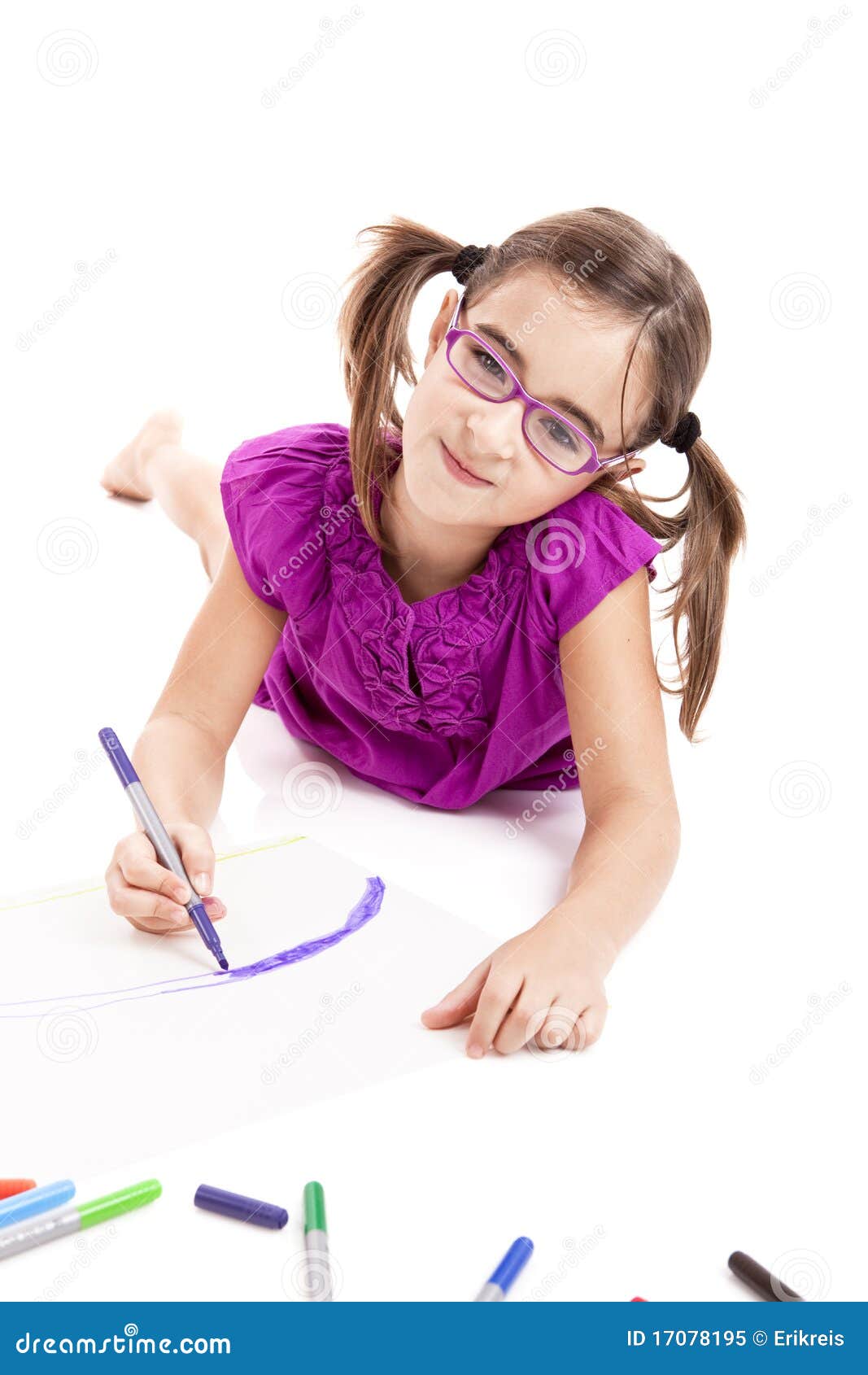 Girl making drawings stock image. Image of paper, colors - 17078195