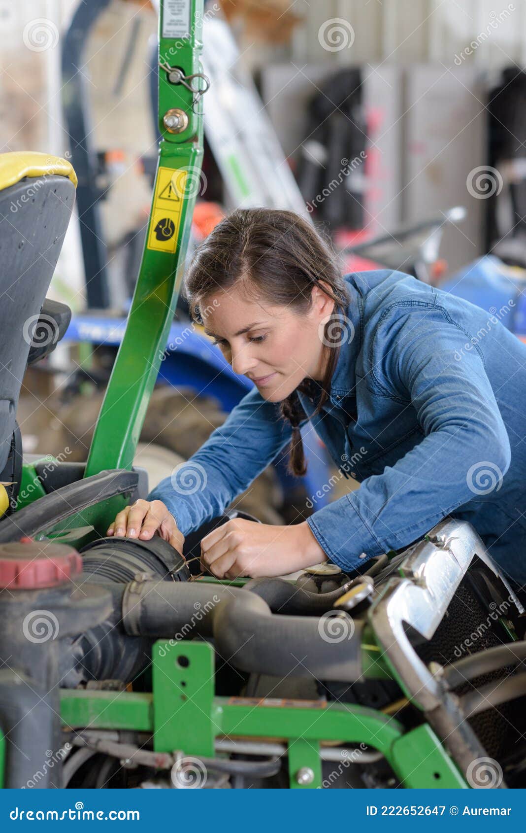 Girl mechanic in garage stock image. Image of hair, problems - 222652647