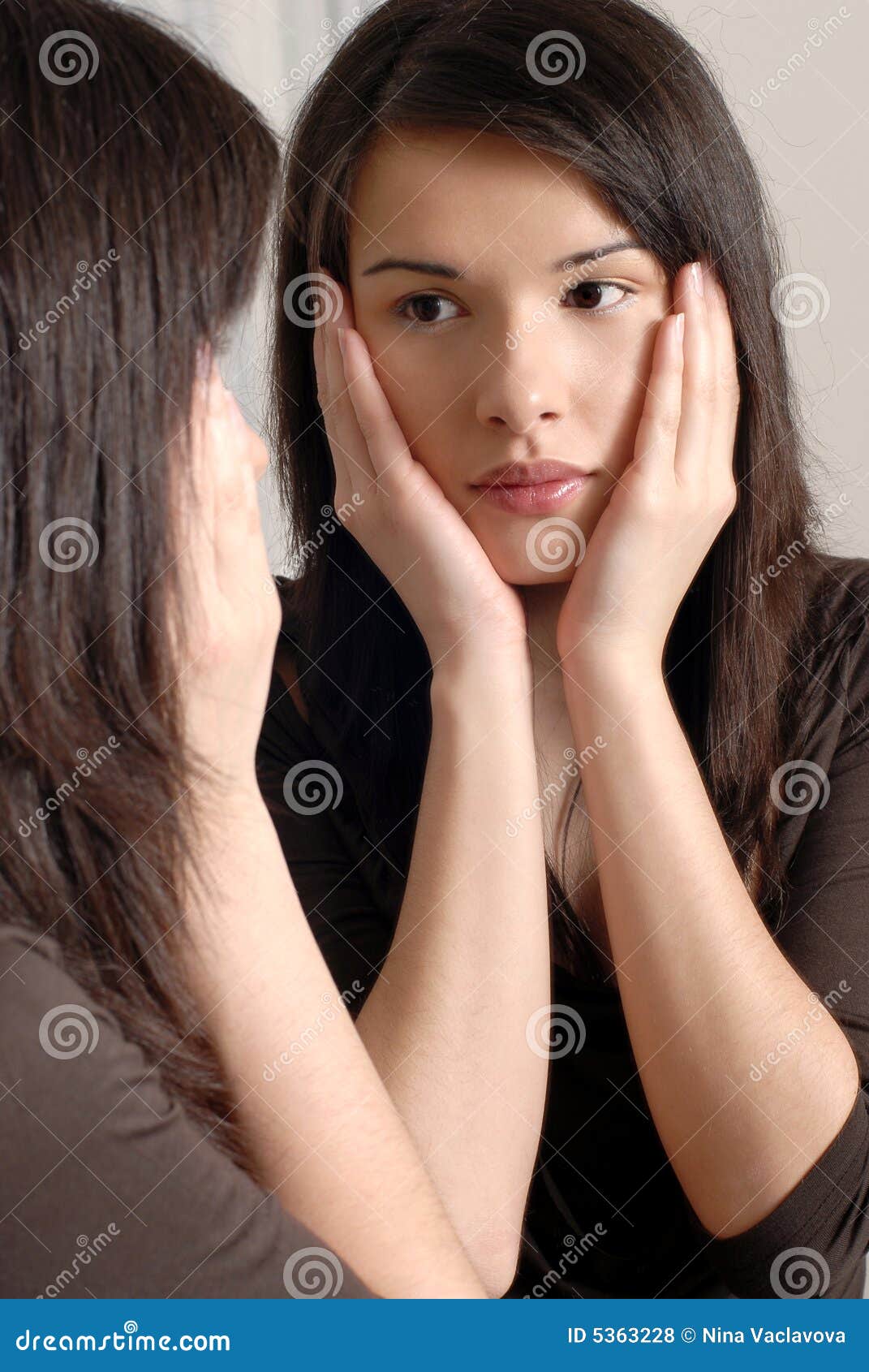 Girl in the mirror stock photo. Image of athleticism, lifestyle - 5363228