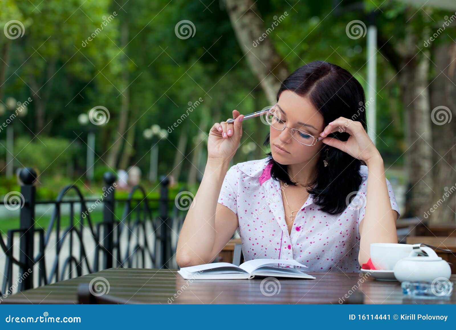Girl with notepad in cafe stock image. Image of businesswoman - 16114441