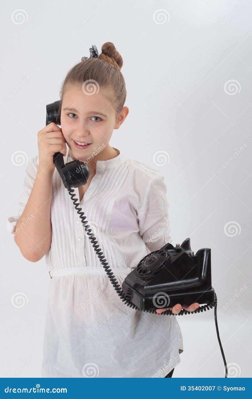 Girl with old phone stock image. Image of listening, black - 35402007