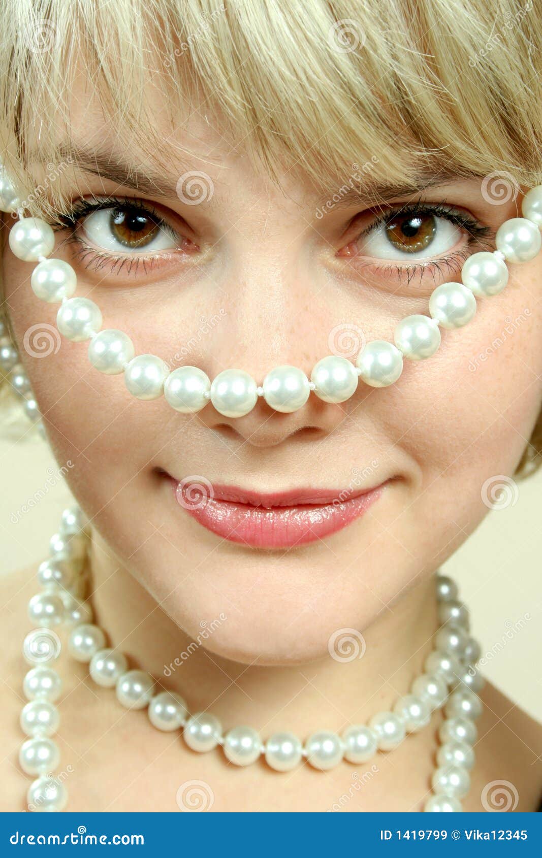 Girls And Pearls Hot Sex Picture