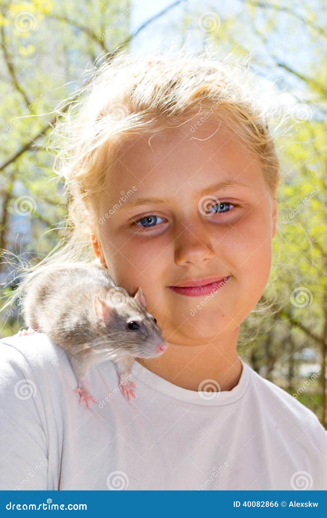 Girl with pet rat stock photo. Image of enjoy, holiday - 40082866