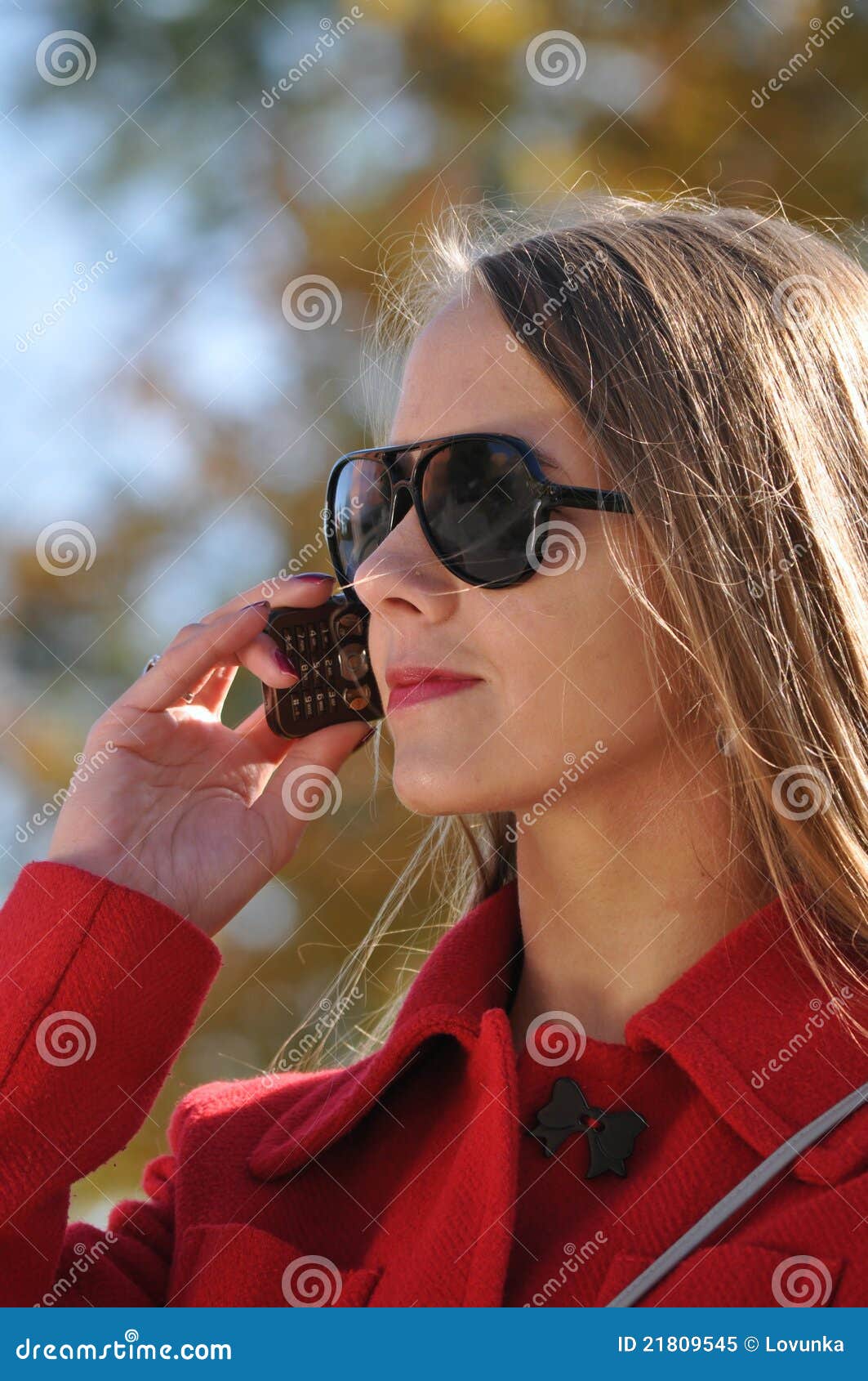 Girl with phone stock image. Image of communication, happy - 21809545
