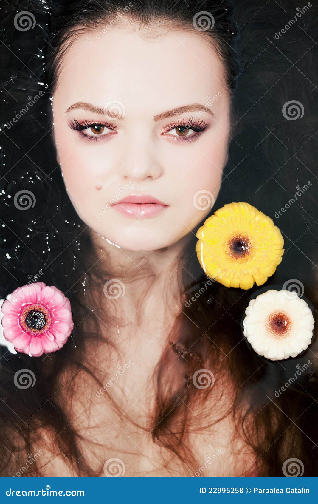Girl portrait in water stock photo. Image of glamour - 22995258