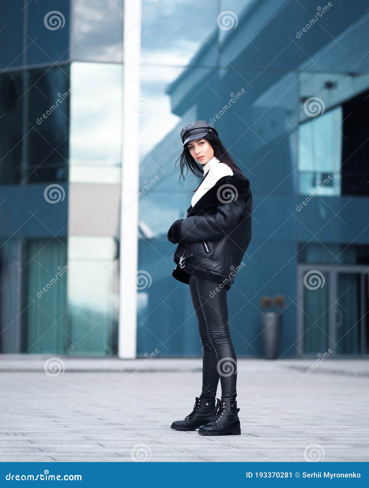 Girl posing at the city stock image. Image of outdoors - 193370281