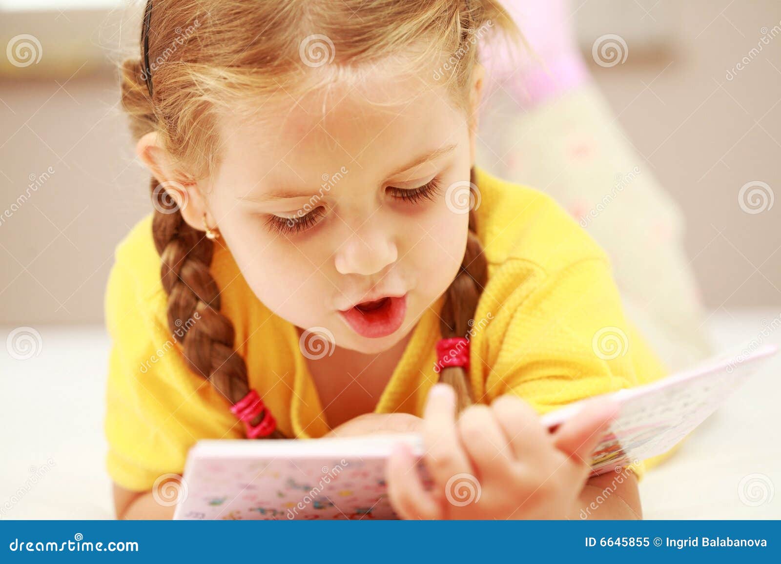 Girl reading stock image. Image of hobby, book, felicity - 6645855