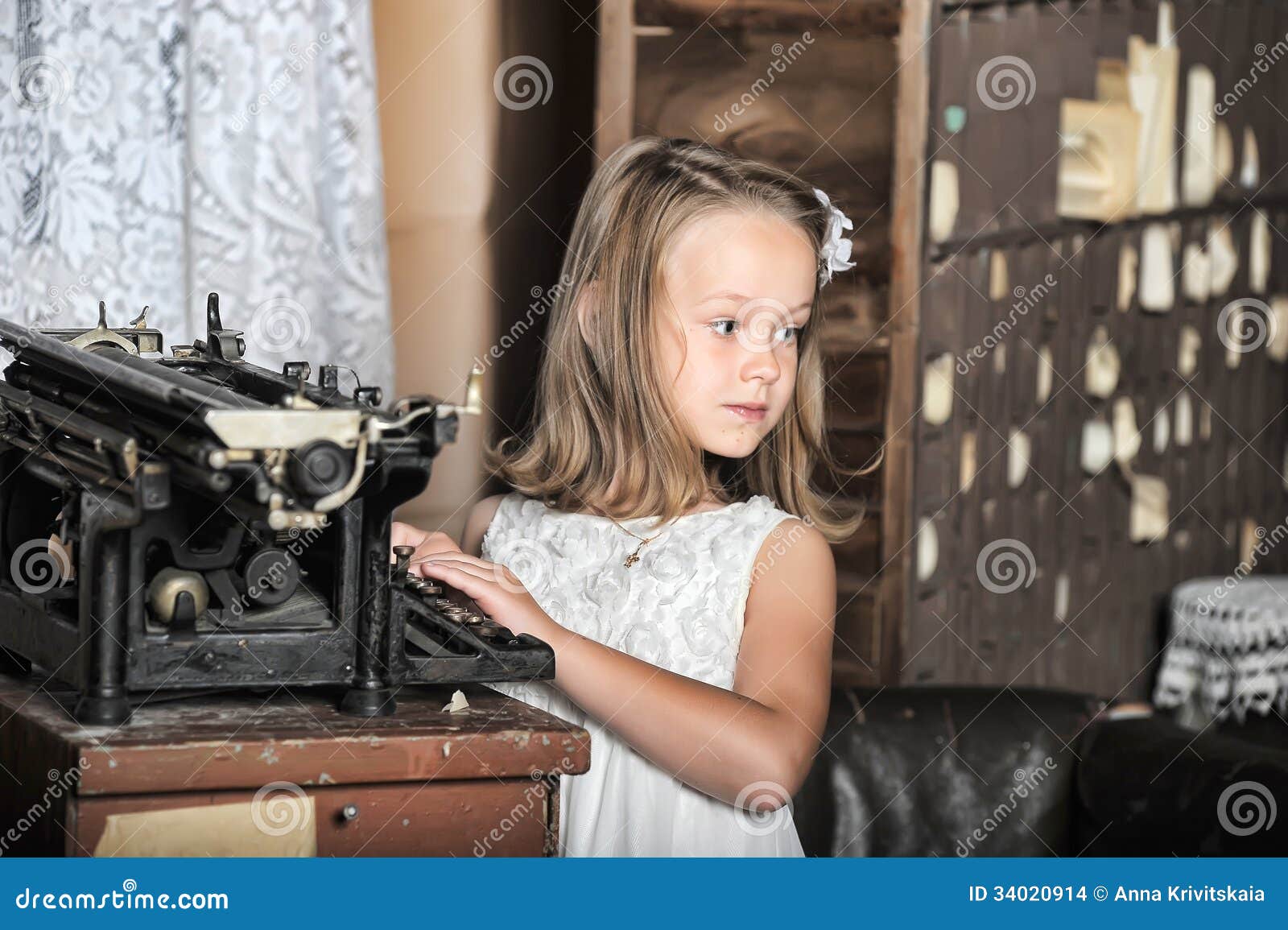 Girl with a Retro Typewriter Stock Photo - Image of human, cute: 34020914