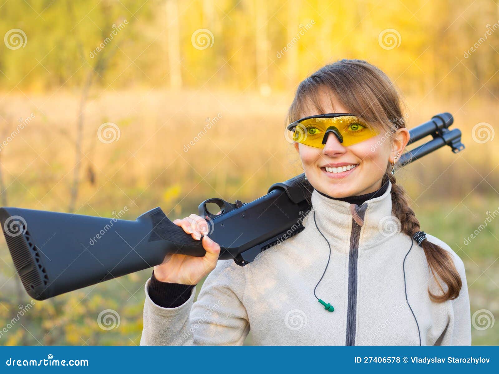 Girl with a shotgun stock photo. Image of hunt, person - 27406578