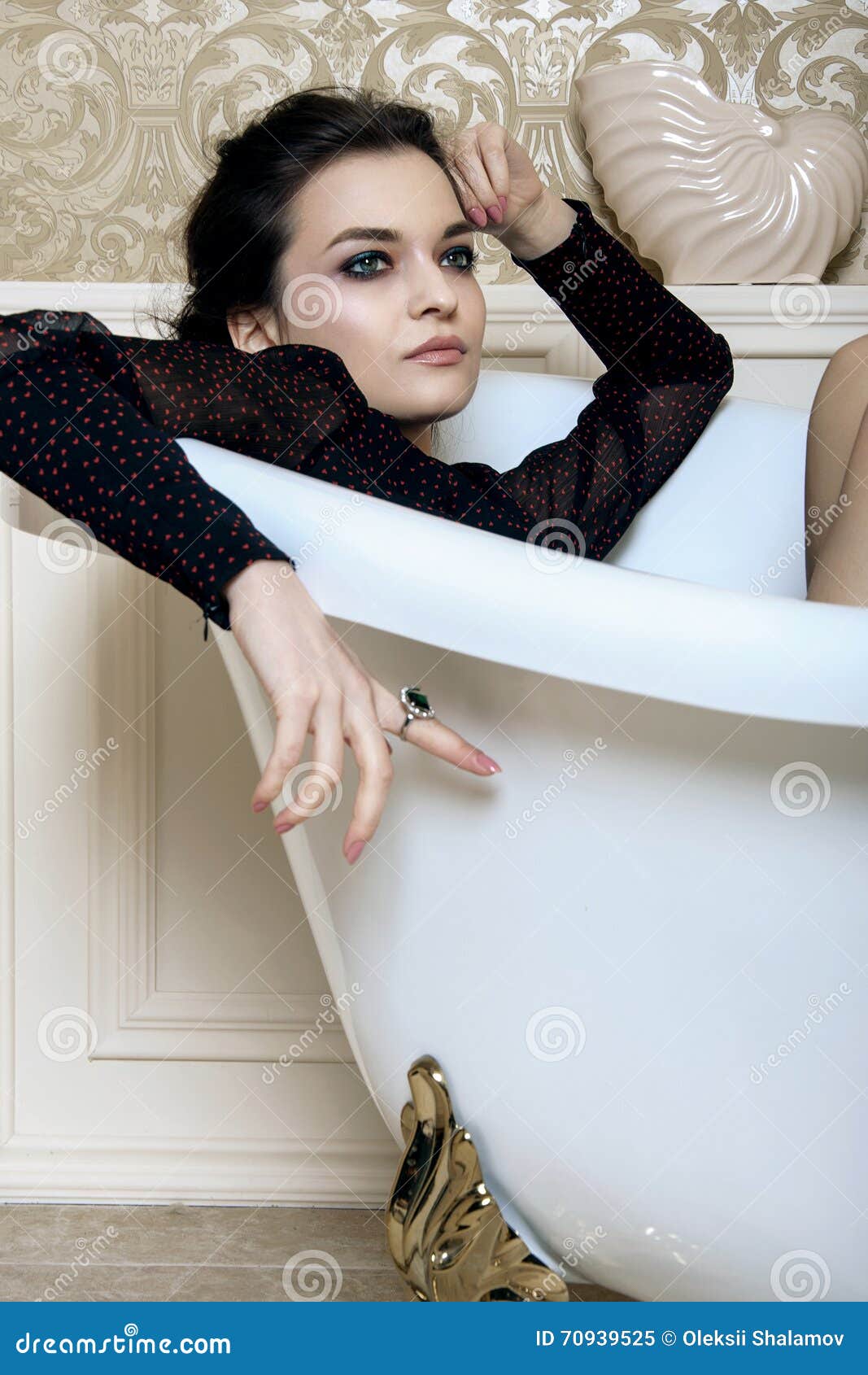 Photo Of Women Without Clothes Bathing