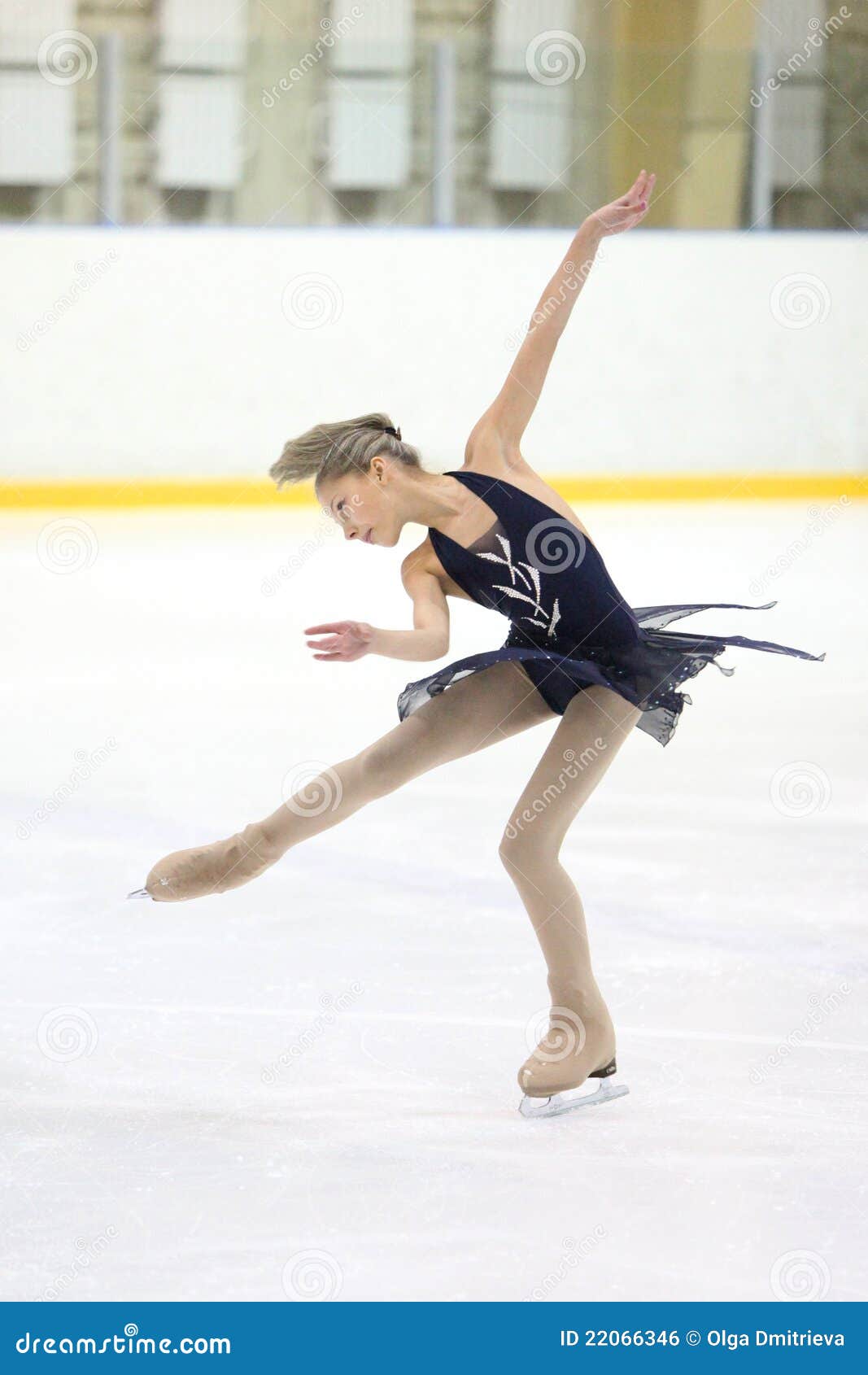 Girl on skate competition editorial photo. Image of child - 22066346