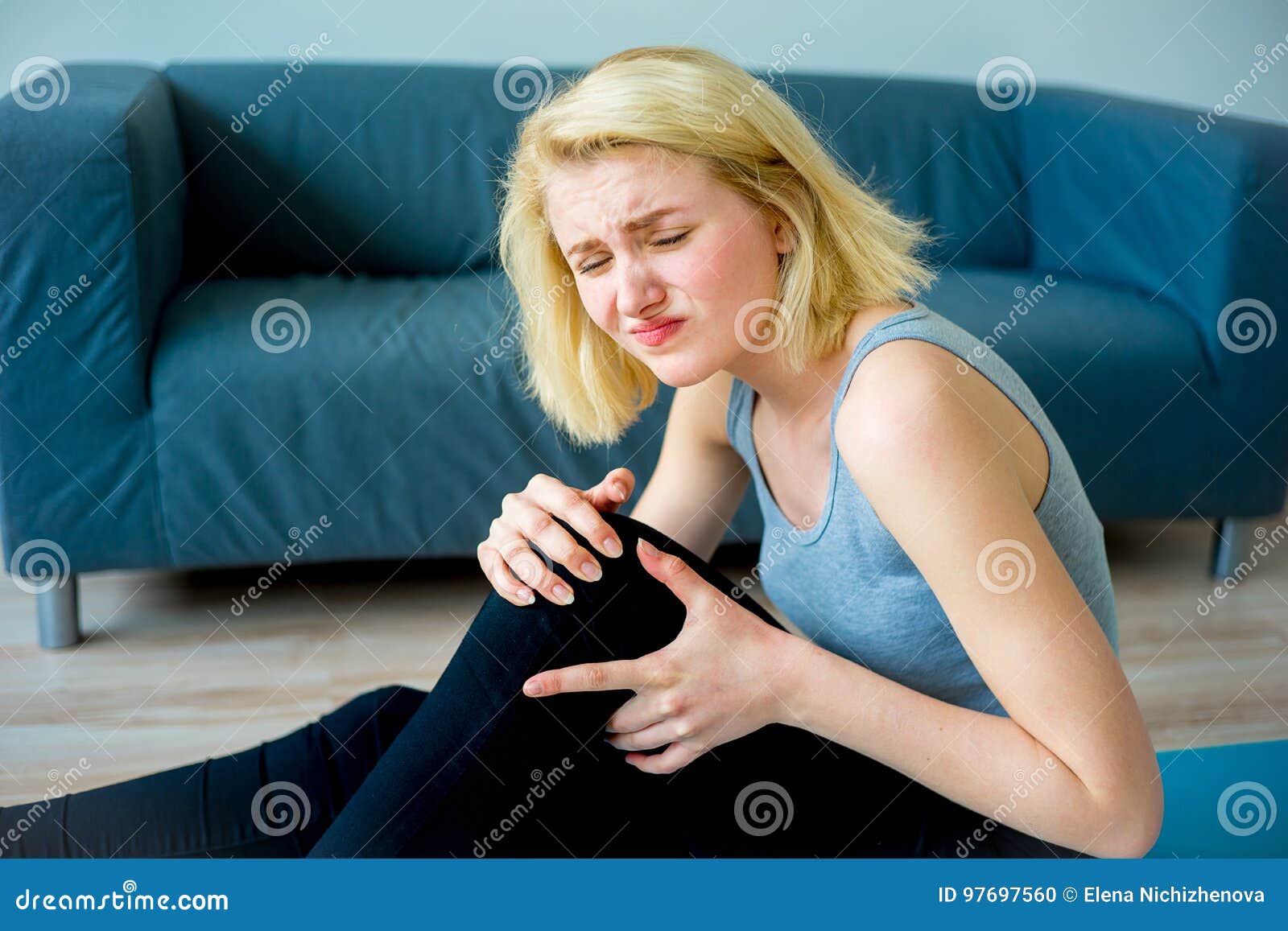 Girl sprained her leg stock photo. Image of patient, medicine - 97697560