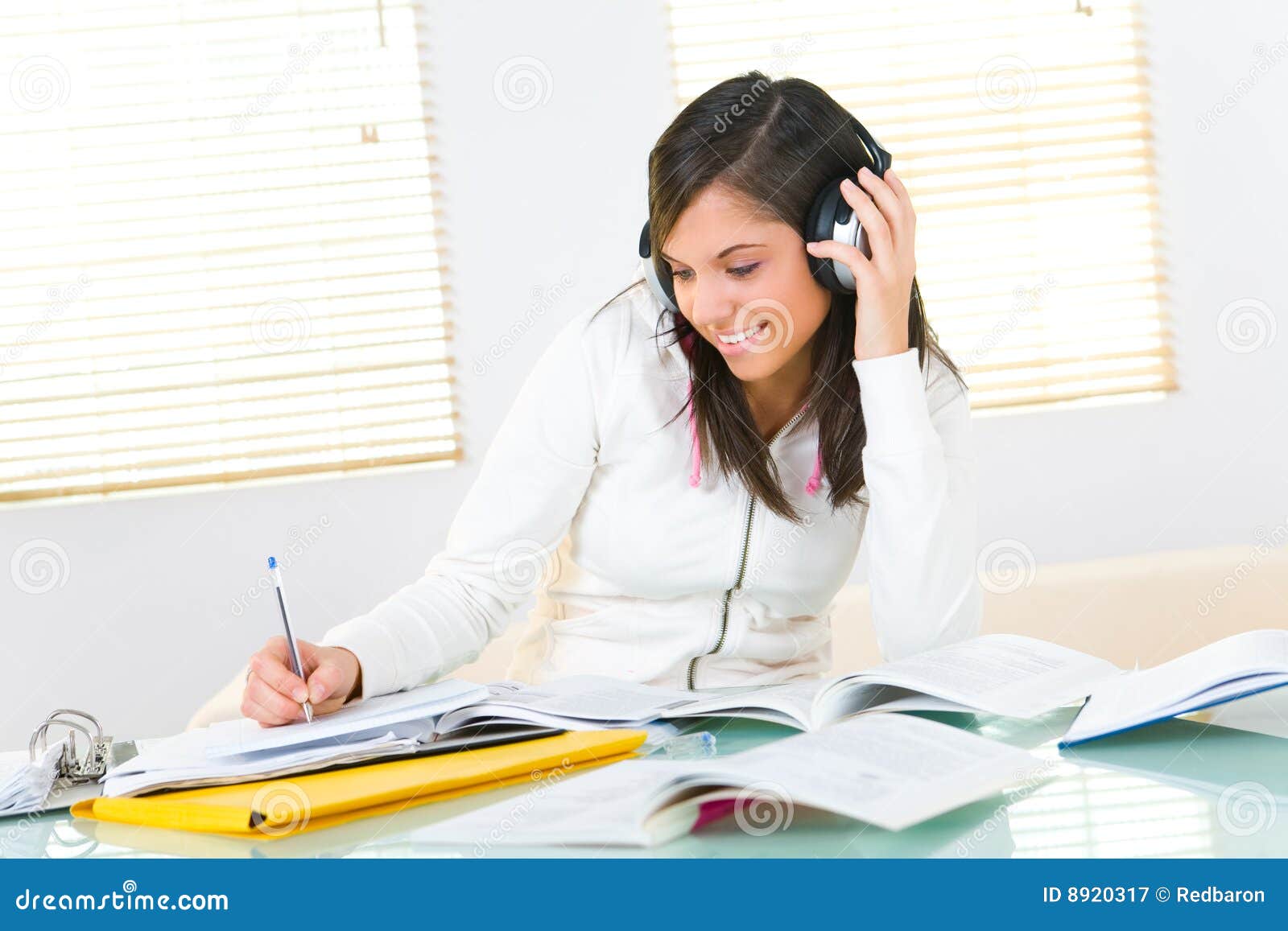 Girl taking notes stock image. Image of person, persiennes - 8920317