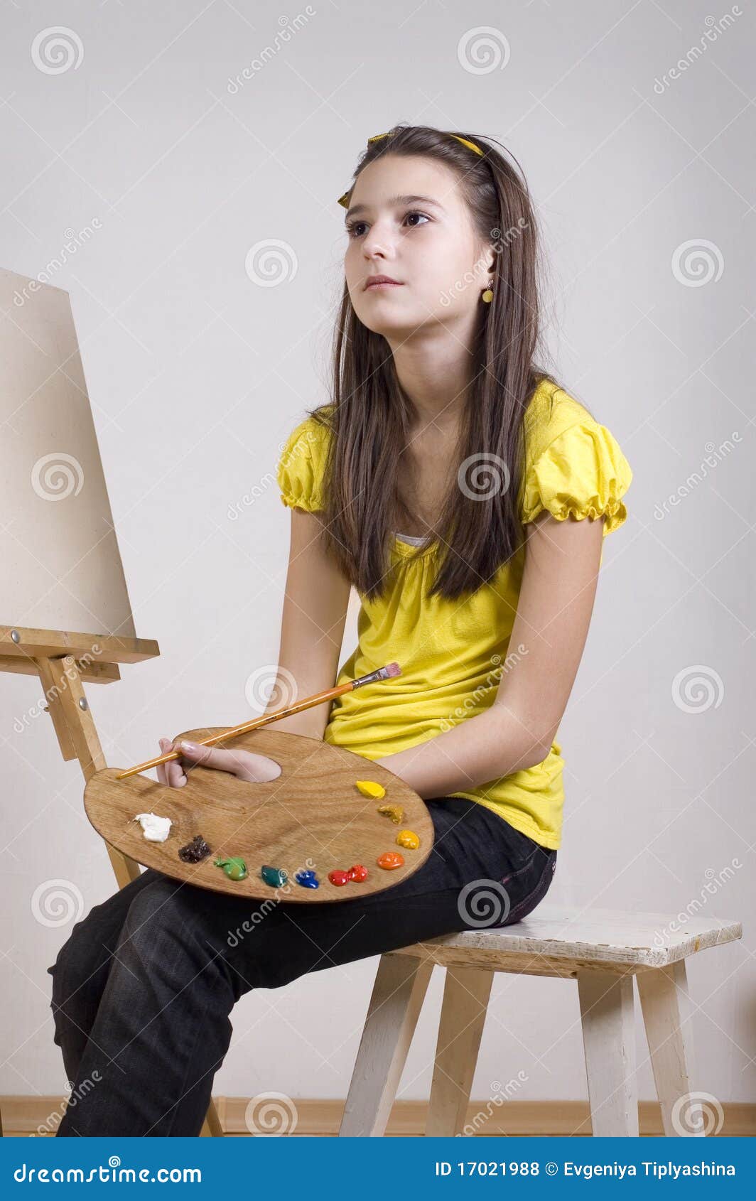 The Girl Thinks that she Draw Stock Photo - Image of dear, color: 17021988