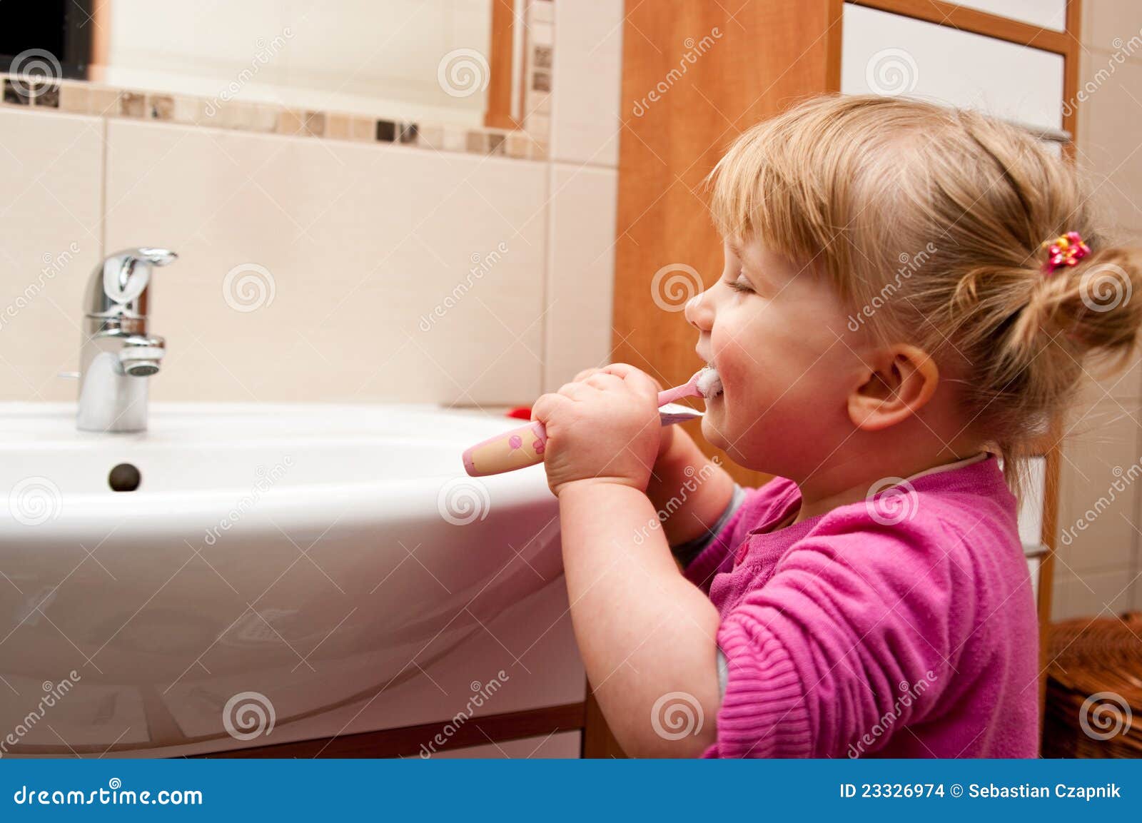 Brushing Teeth Tap Running Stock Photos - Free & Royalty-Free Stock ...