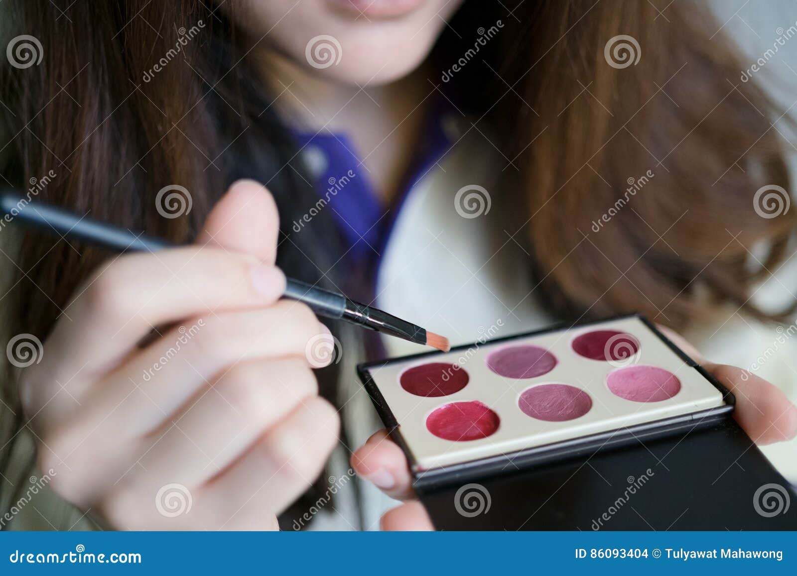 Girl using cosmetic stock photo. Image of young, artist - 86093404