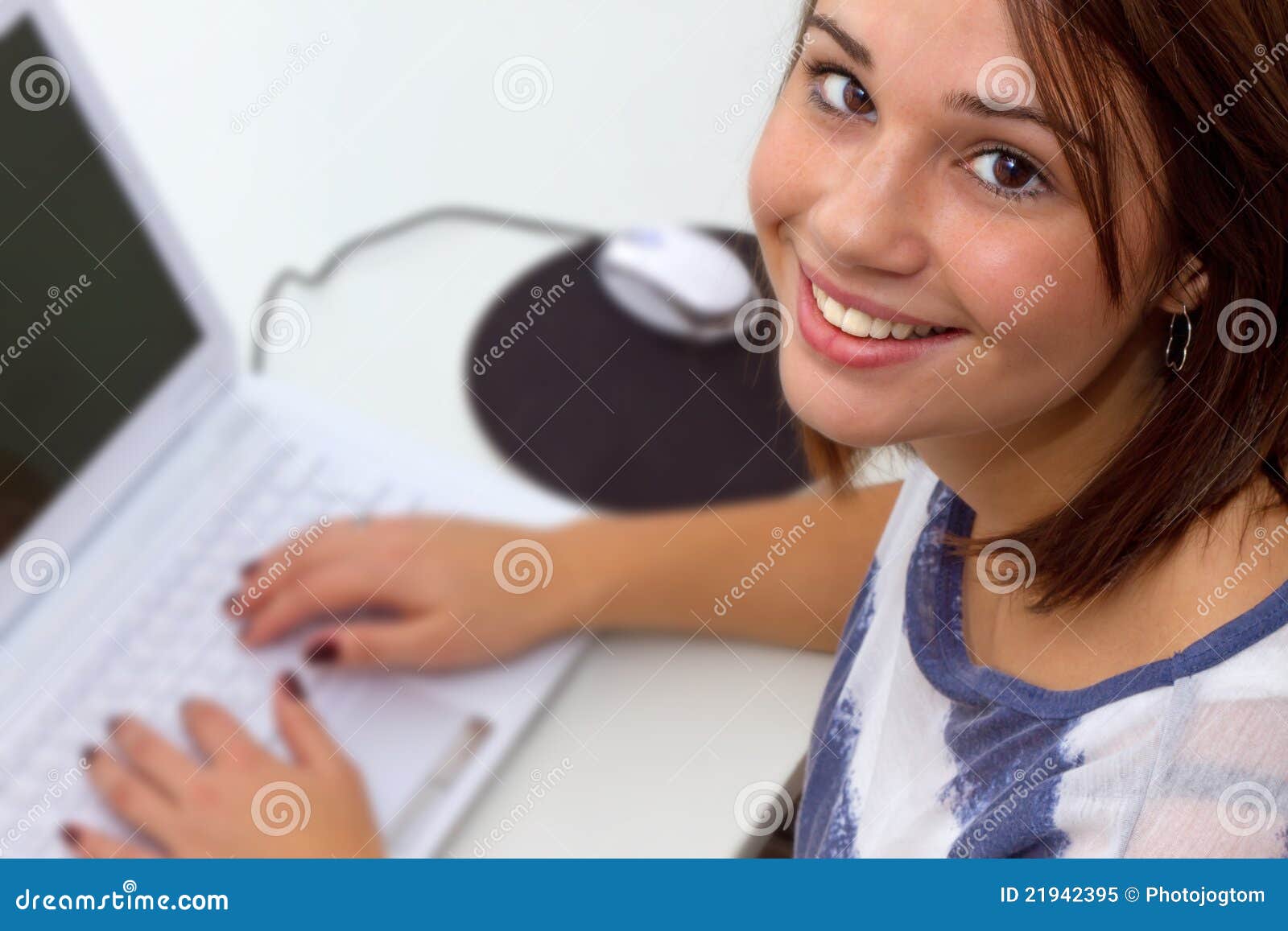 Girl using laptop computer stock image. Image of caucasian - 21942395