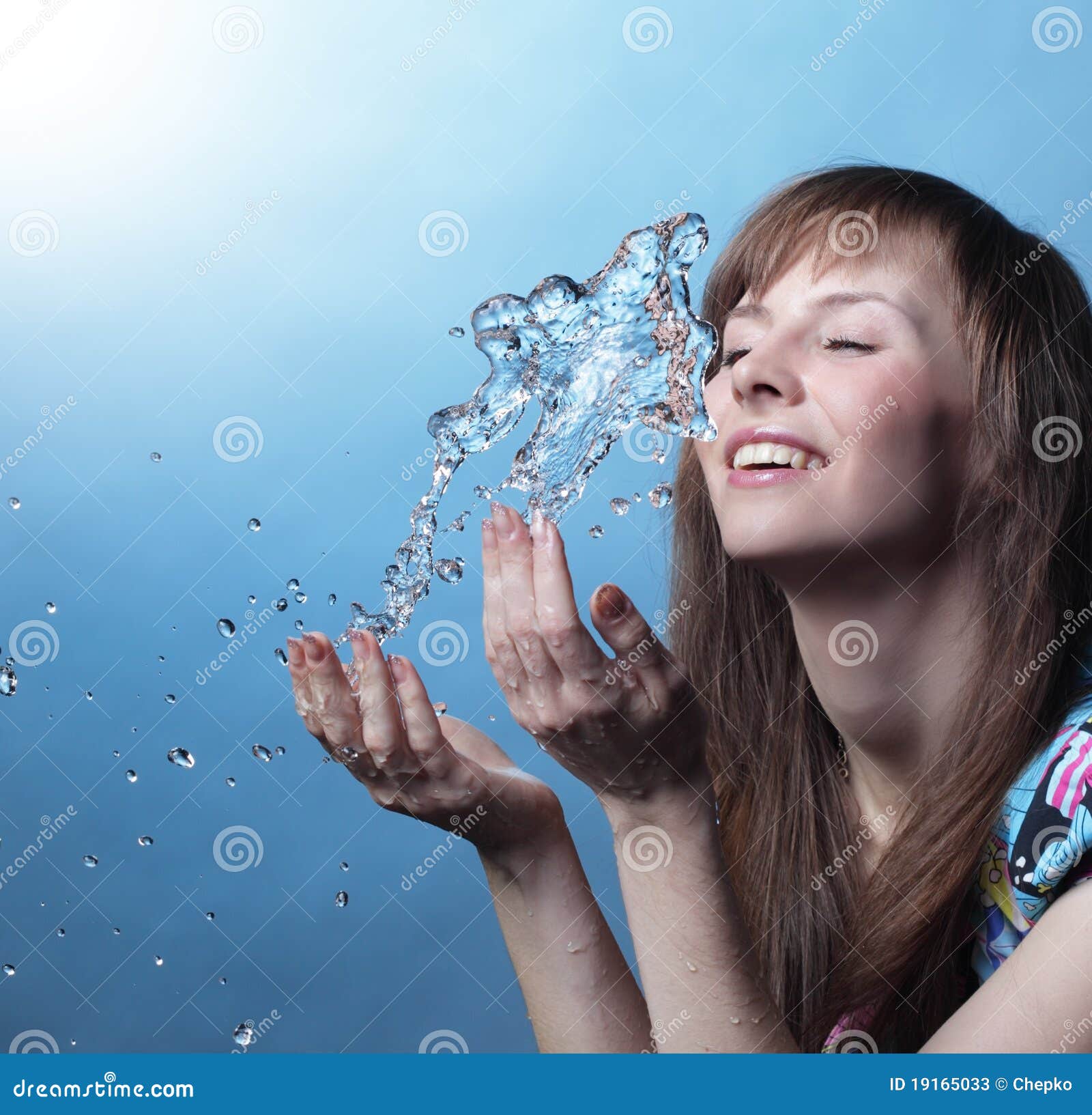 Girl wash face stock image. Image of chrome, lifestyle - 19165033