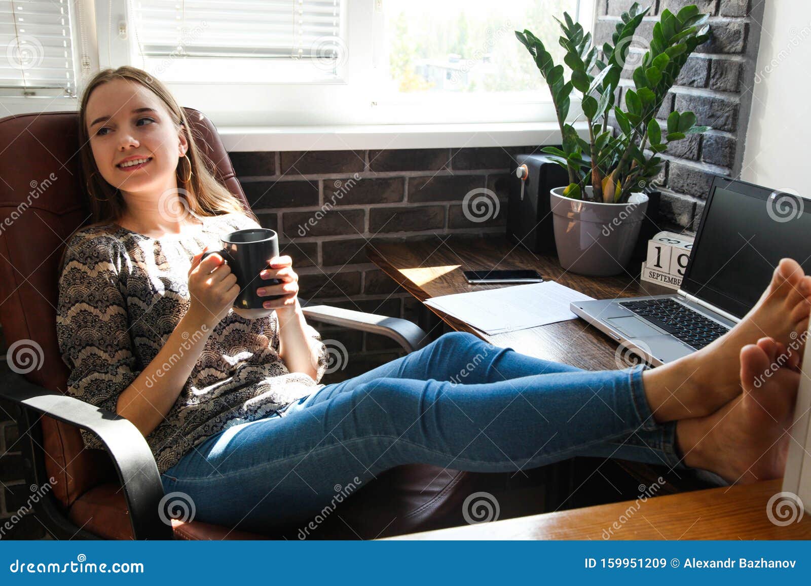 Girl Worker Drinks Tea and Relaxes Stock Image - Image of laptop, drink ...