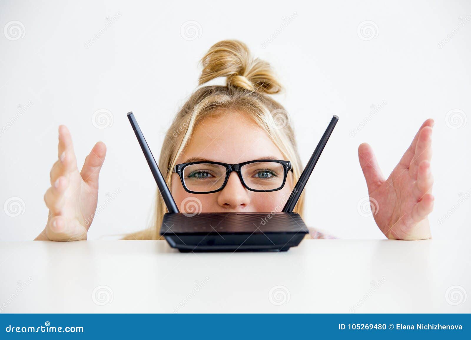 Girl Ethernet Stock Photos - Download 79 Royalty Free Photos
