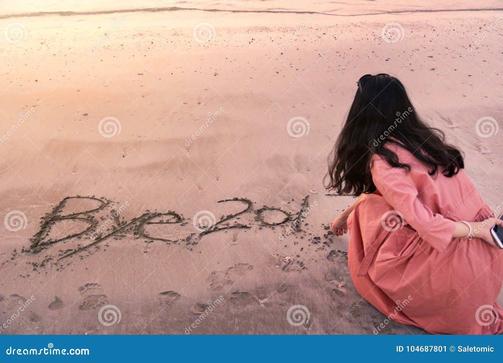 Girl Writing Bye 2017 Note in the Sand Stock Image - Image of card ...