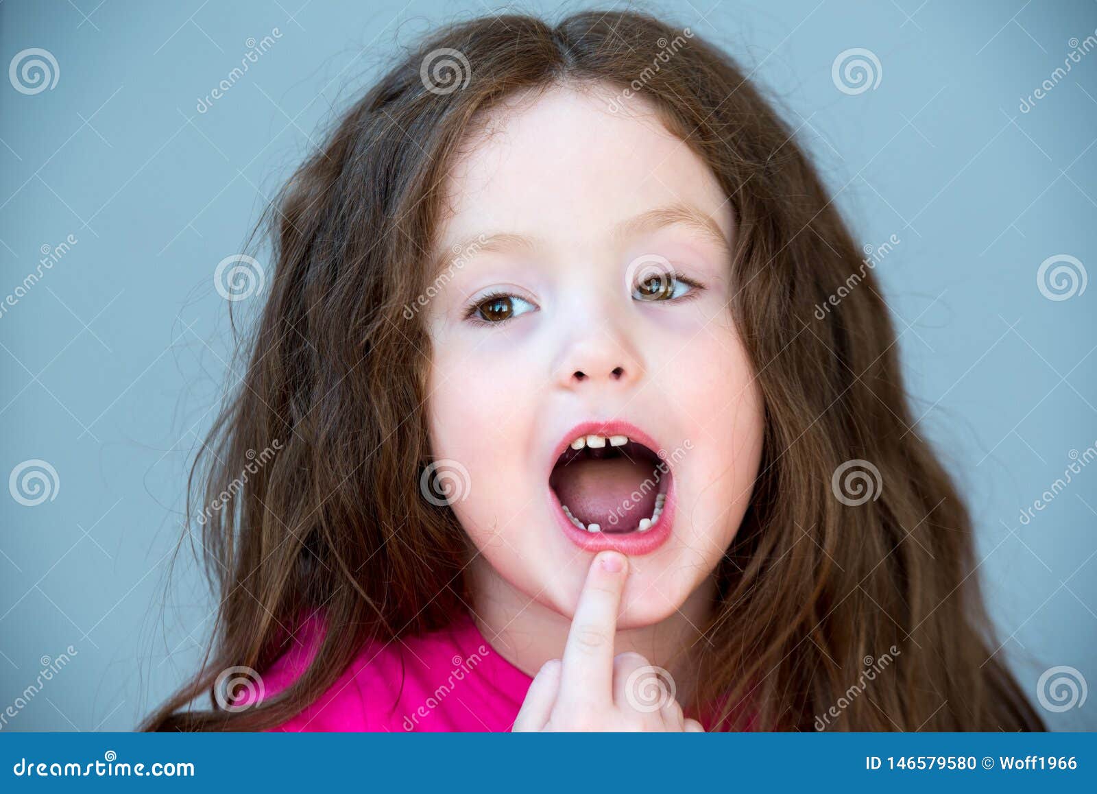 Girl 4-5 Years Old Shows a Fallen Tooth Stock Photo - Image of loss ...