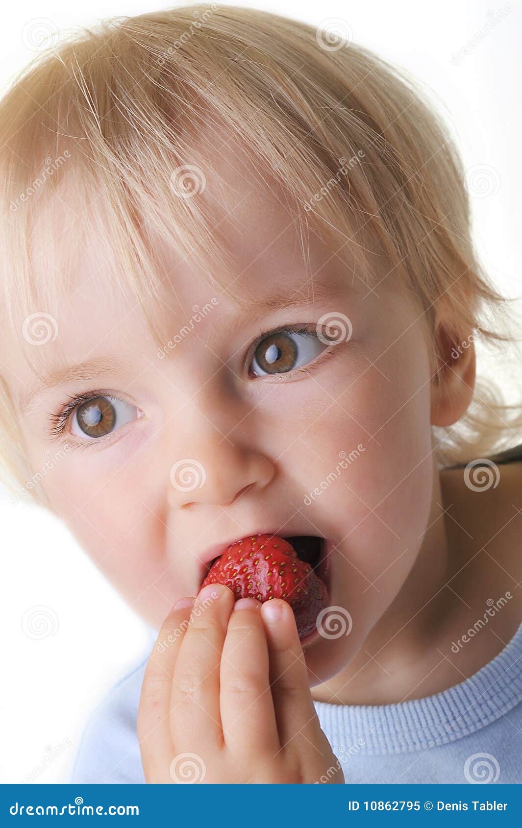Girll eat strawberry stock image. Image of little, fruit - 10862795