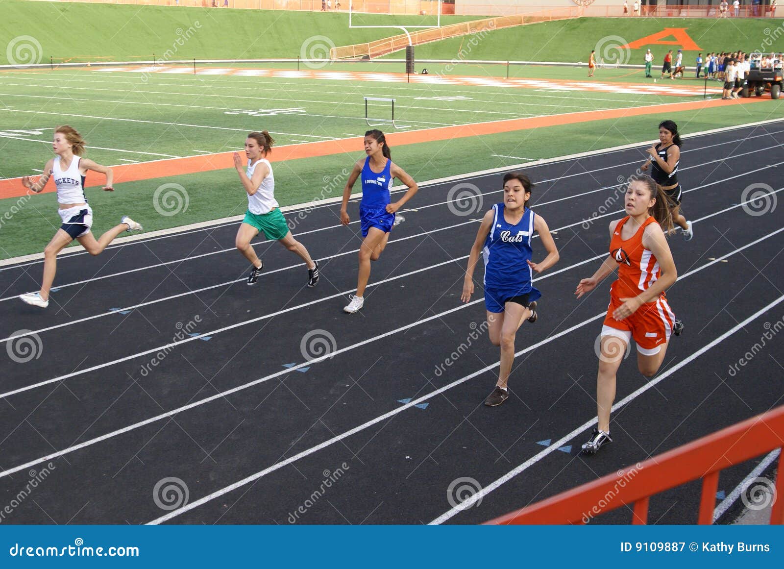 Girls 100 Meter Race editorial photography. Image of competitor - 9109887