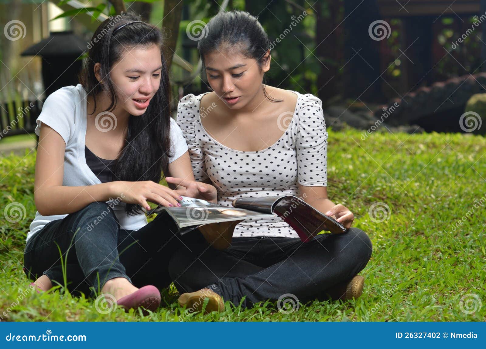 Girls Activity Reading Magazine Outdoor Photos - Free & Royalty-Free ...
