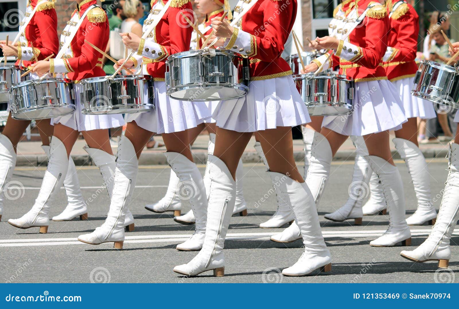Girls with drums editorial stock image. Image of download - 121353469