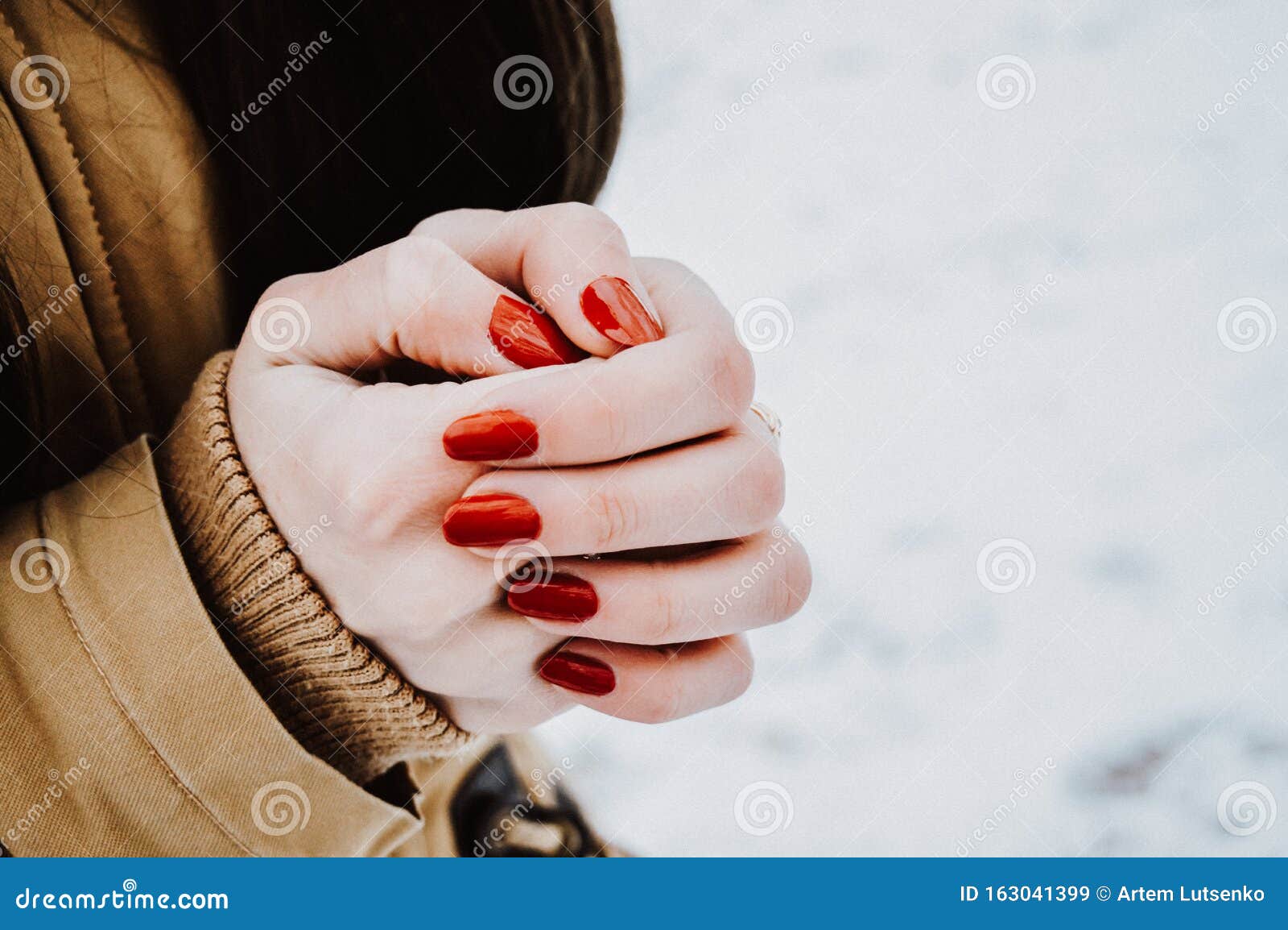 Girls hands in cold winter stock image. Image of hands - 163041399