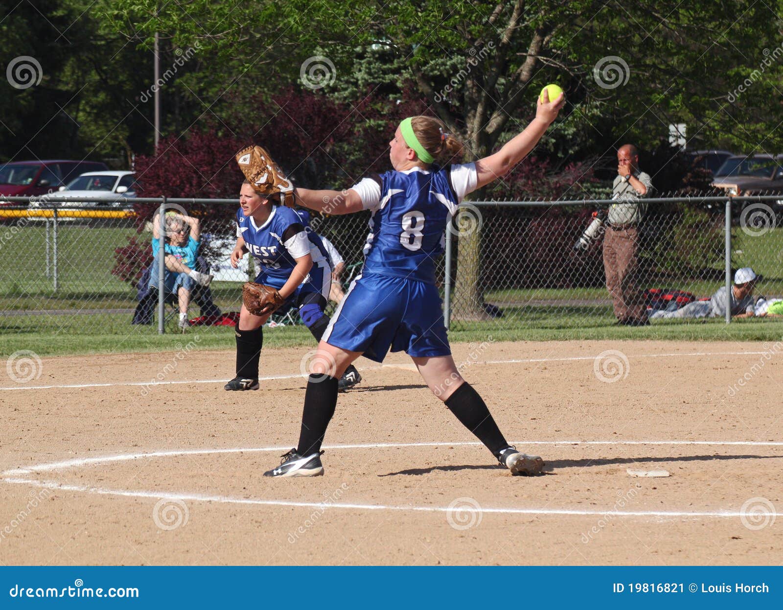 Girls Softball editorial photo. Image of athletic, people - 19816821