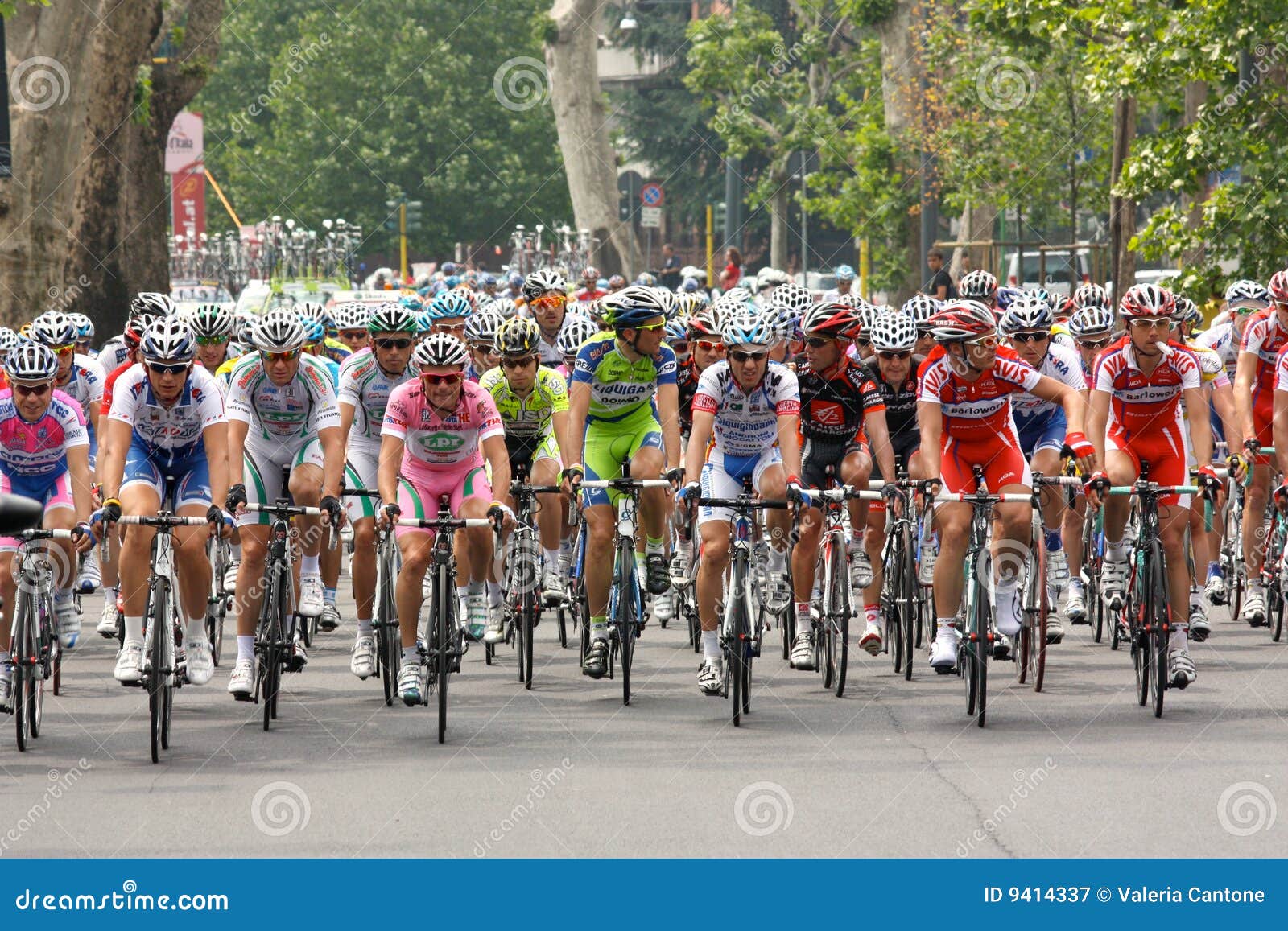 Giro D Italia 2009 - Race in Milan Editorial Photography - Image of ...