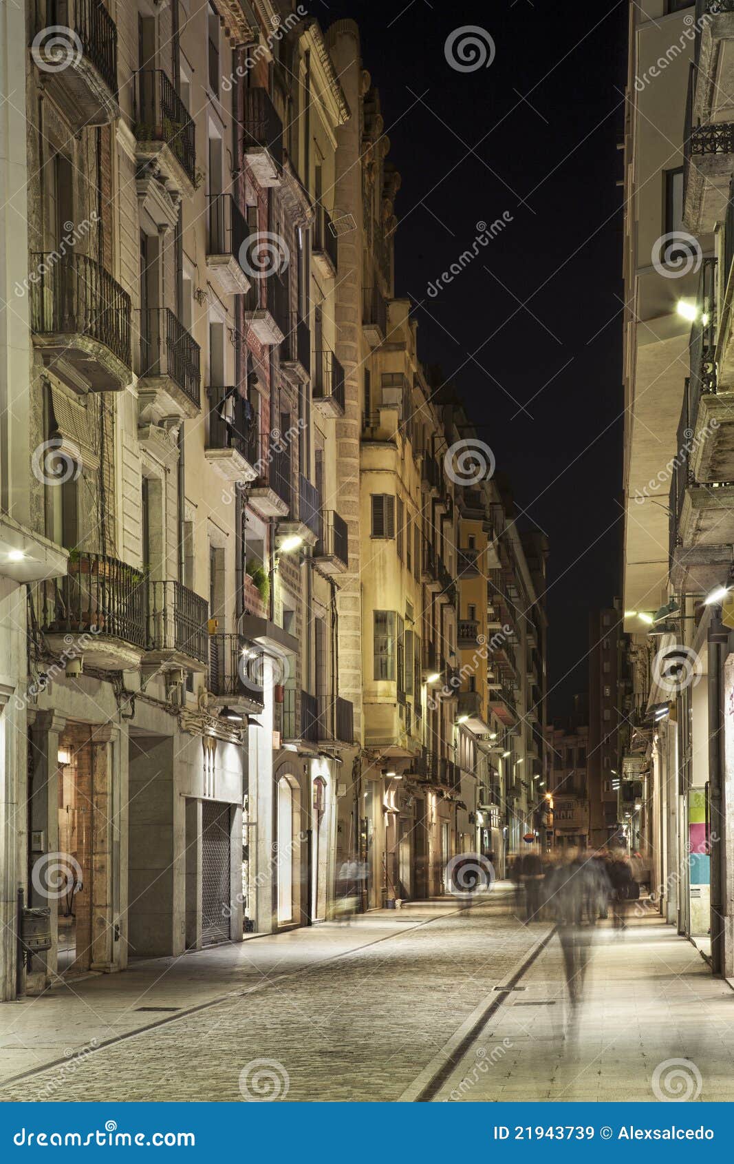 Girona y sus calles imagen de archivo. Imagen de balcones - 21943739