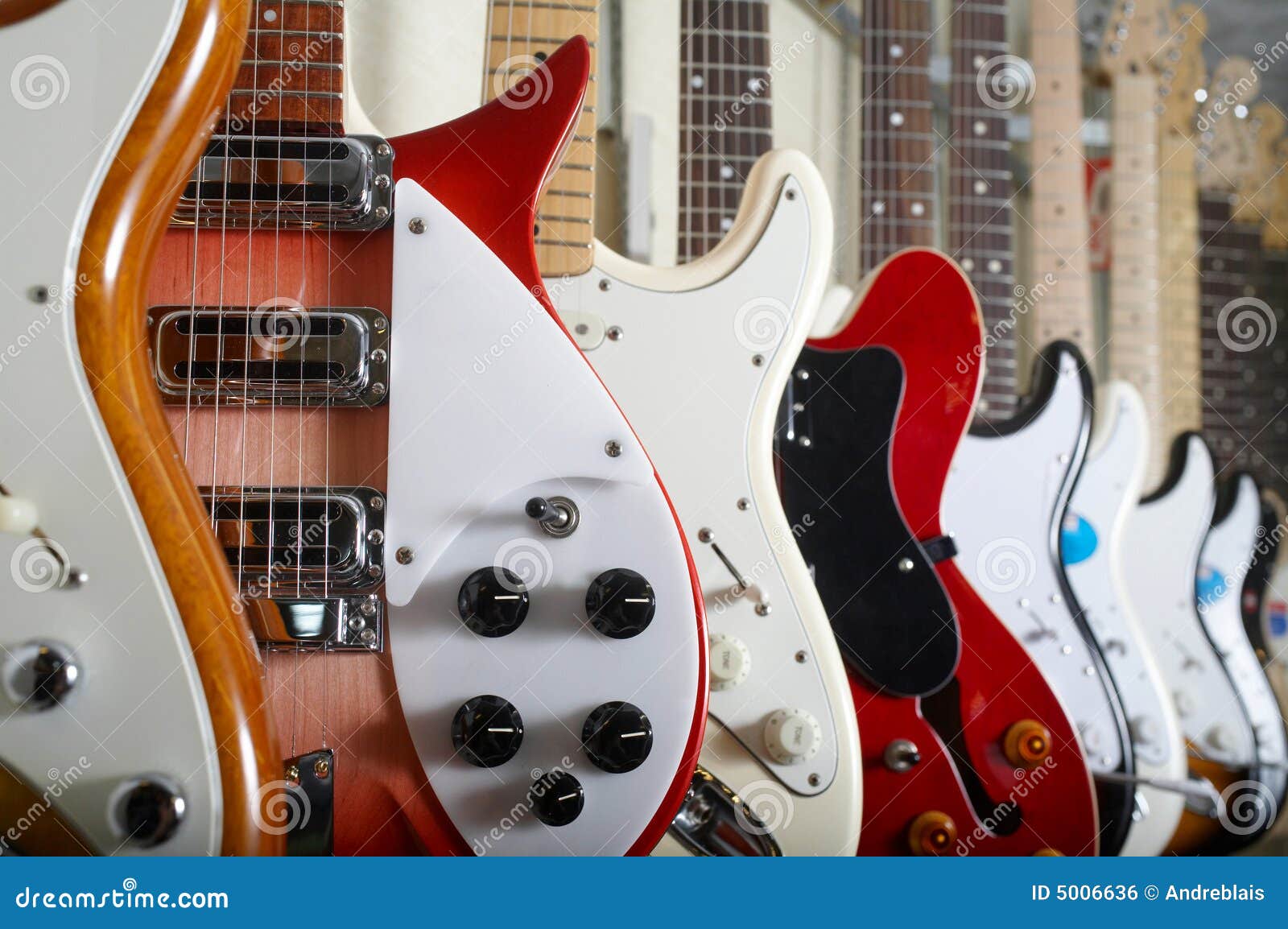 Gitarren stockfoto. Bild von aufnahme, gang, nachricht - 5006636