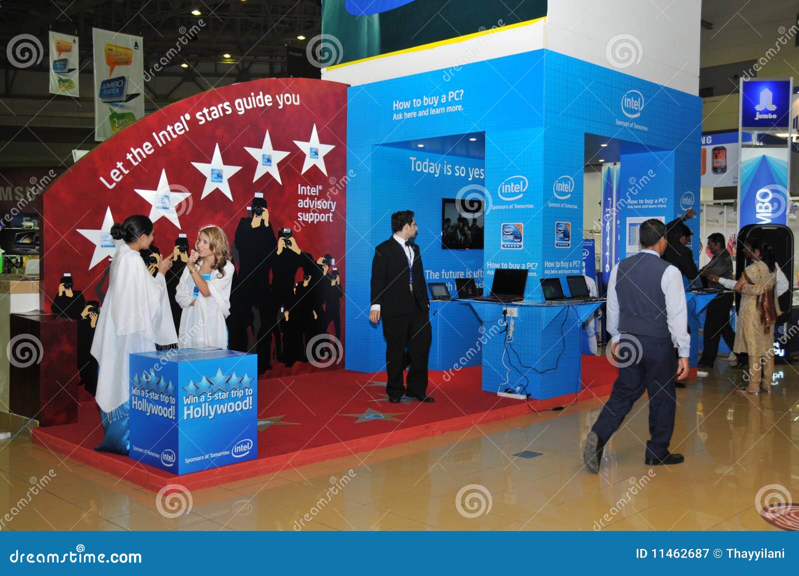 GITEX 2009 - Intel Help Centre Editorial Photography - Image of arab ...