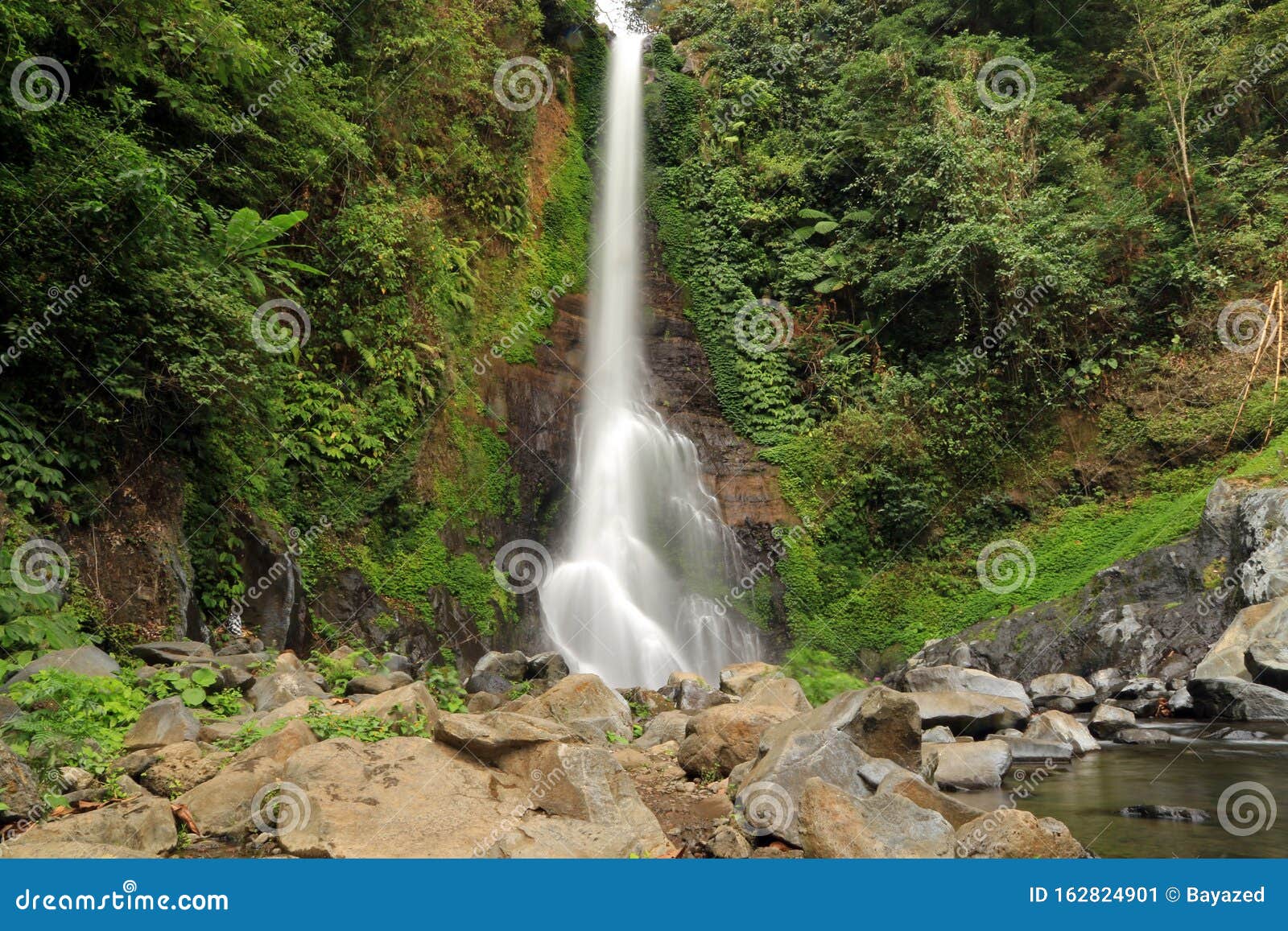 Gitgit Waterfall, Gitgit Village Stockbild - Bild von berg, wild: 162824901