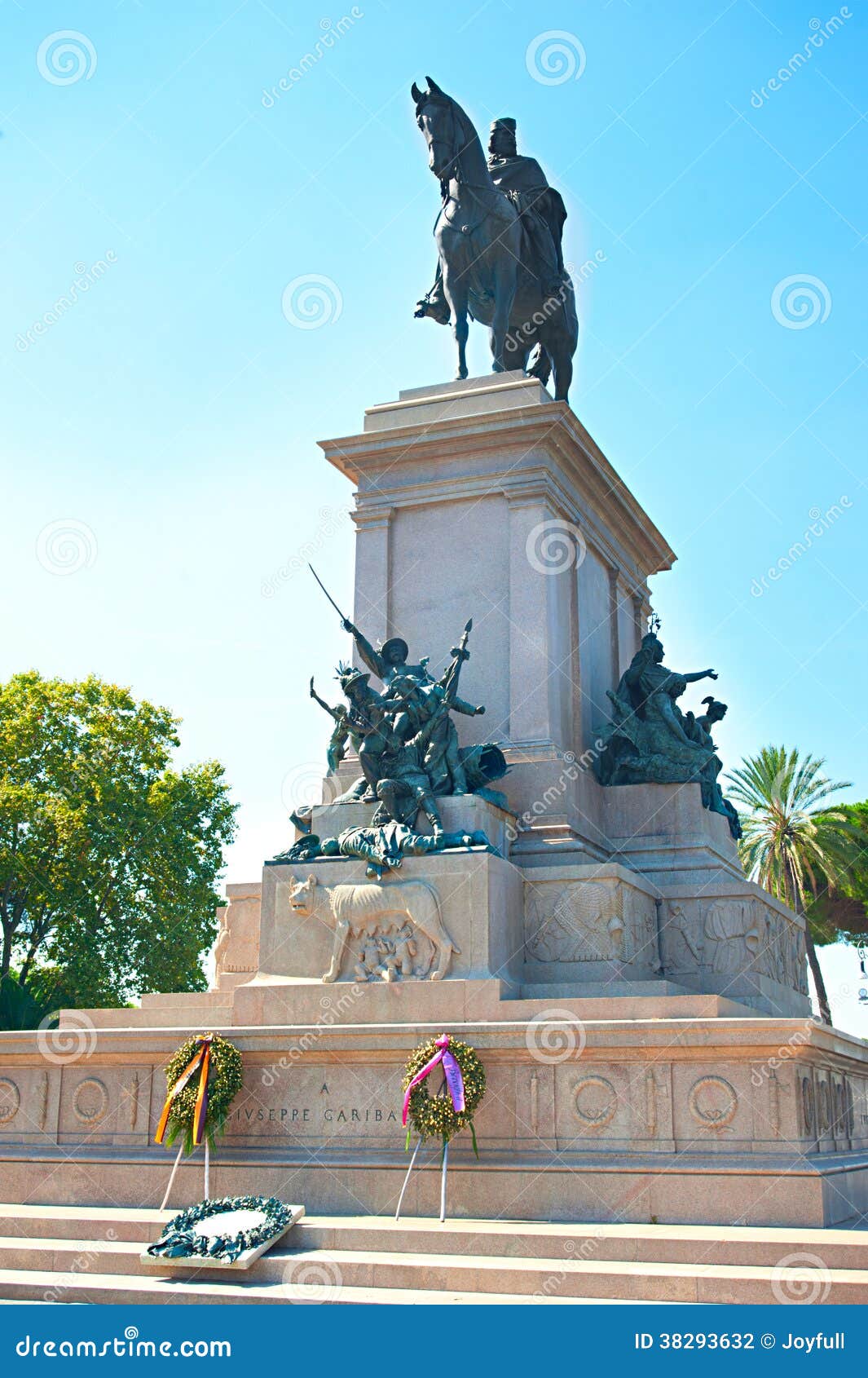 Giuseppe Garibaldi statue stock photo. Image of gianicolo - 38293632