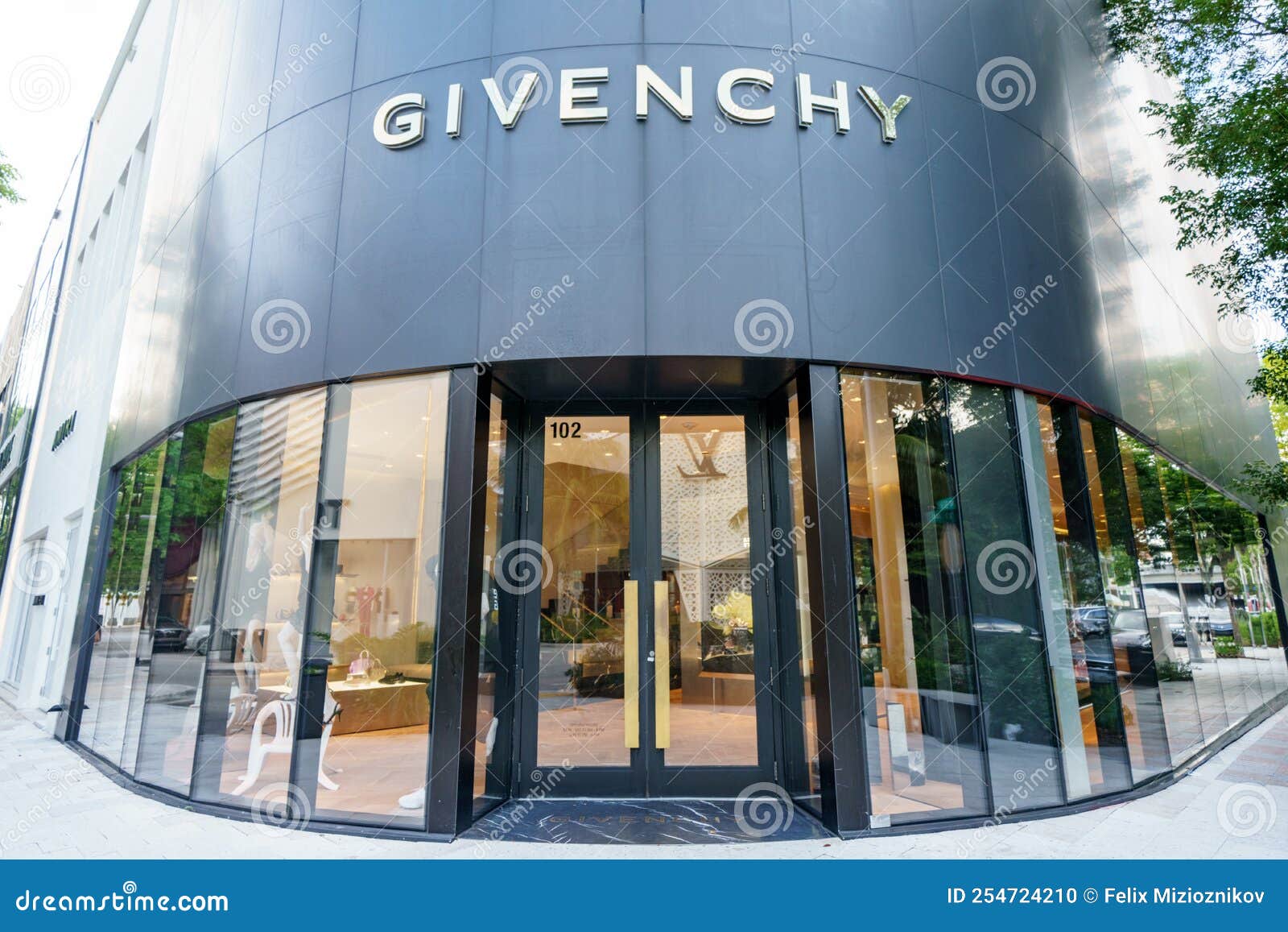 Givenchy Design District Miami Editorial Image - Image of businesses ...