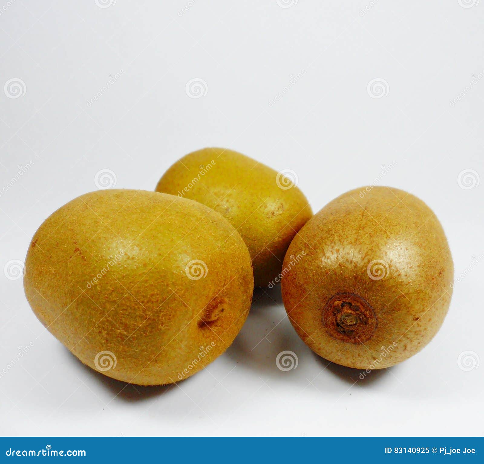 Giwi en el fondo blanco imagen de archivo. Imagen de blanco - 83140925